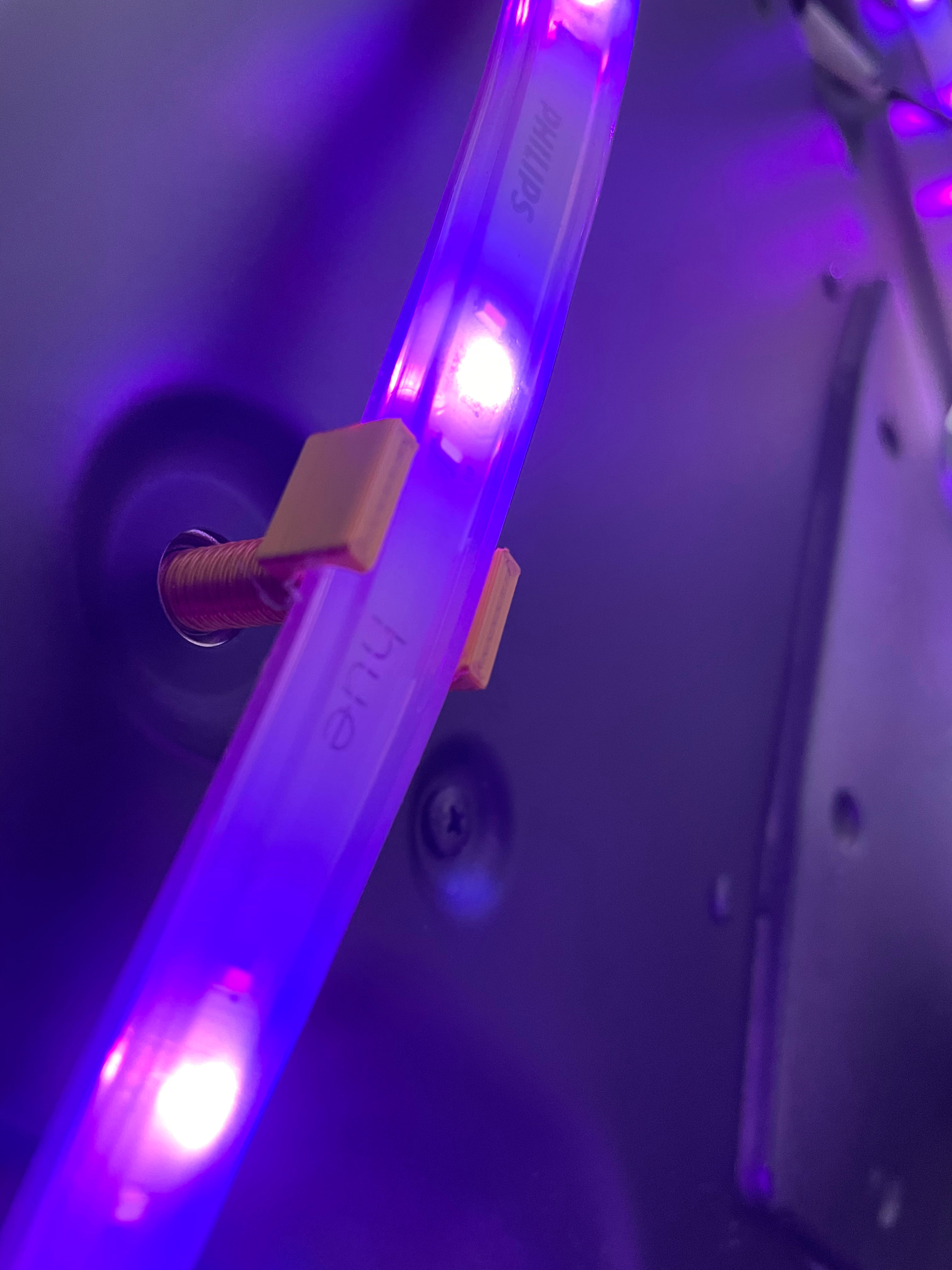 VESA-Mountable Philips Hue LED Strip Clip by Ahiron | Download free STL ...