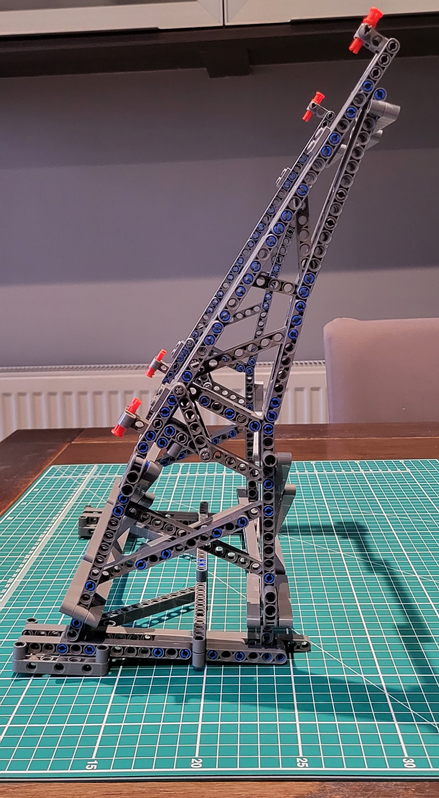 LEGO Star Wars 75192 UCS Millennium Falcon Vertical Stand Wall Mount ...