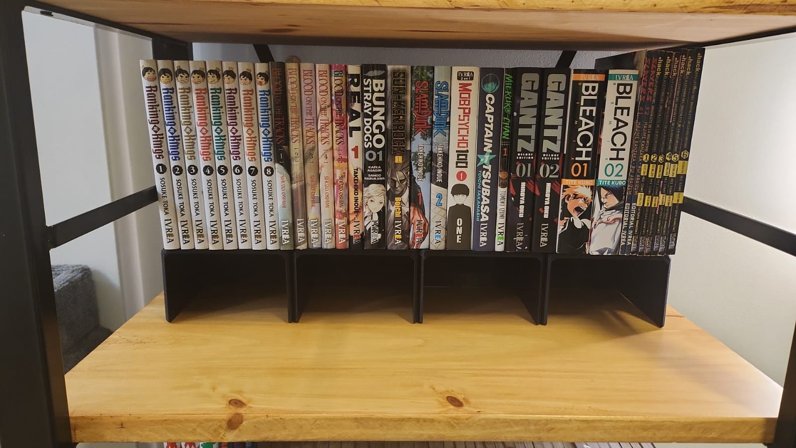 Manga Bookshelf Riser by Maximiliano Vargas | Download free STL model ...