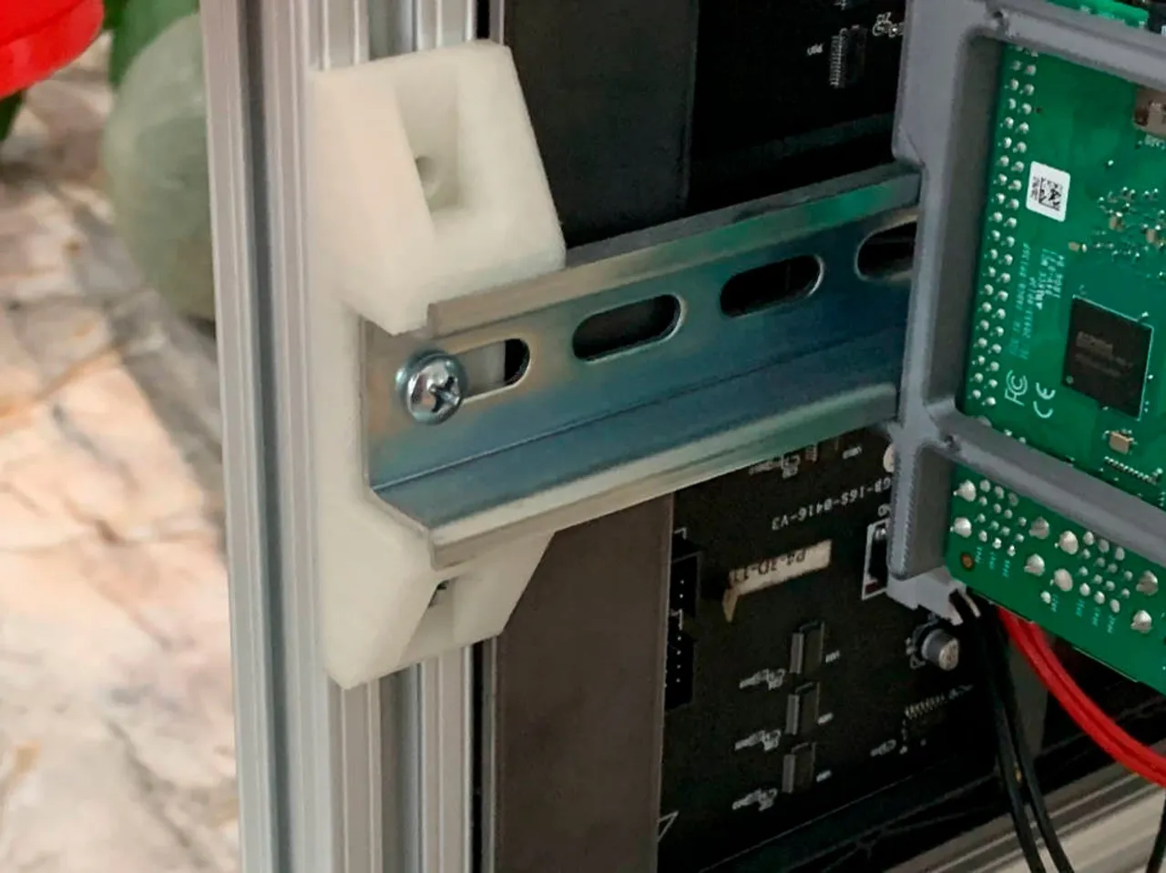 Din Rail bracket for 8020 Series 10 by NotLikeALeafOnTheWind | Download ...