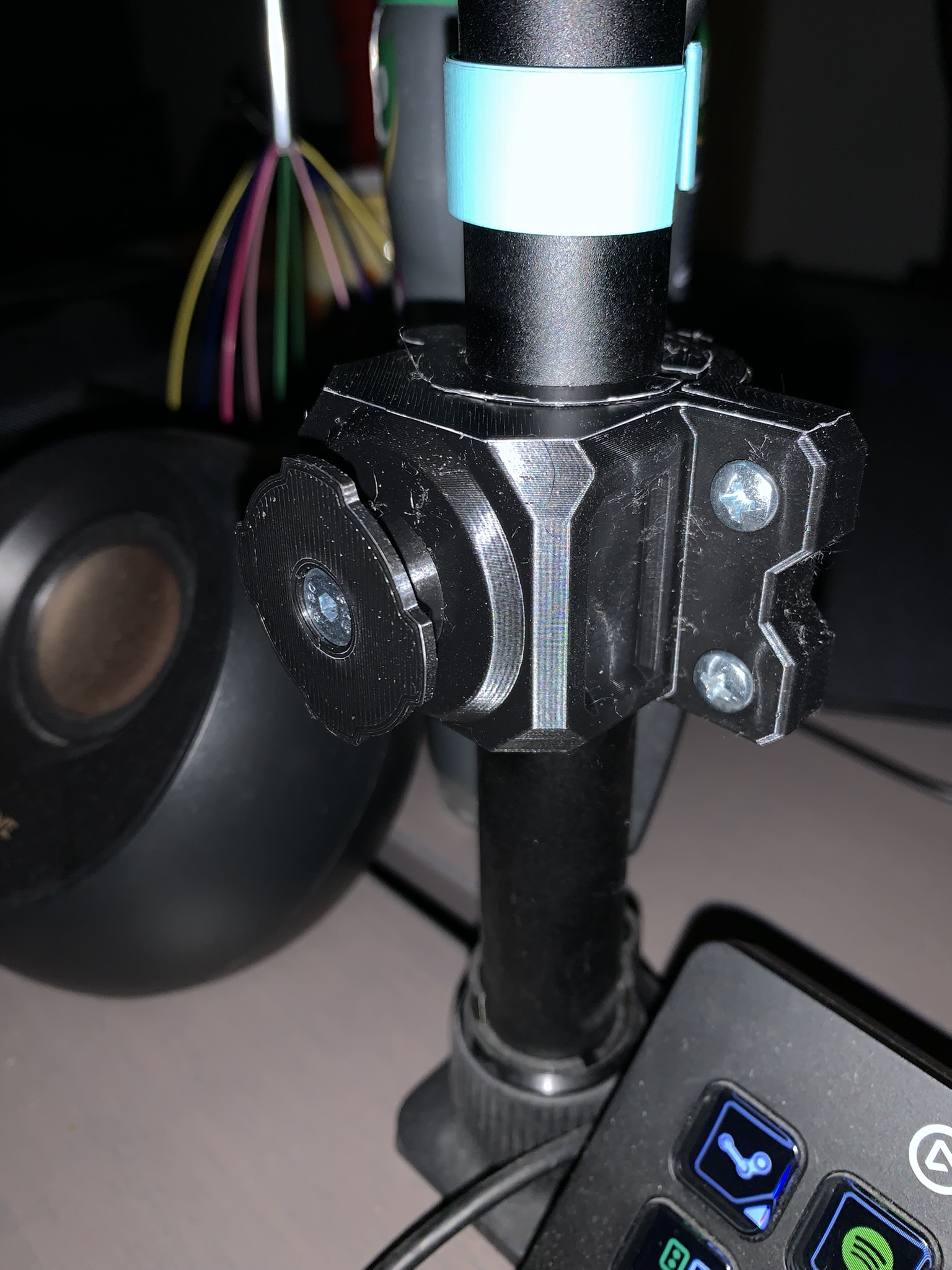 Quad lock 35mm to 25mm spacer by BicyclerepairGM | Download free STL ...