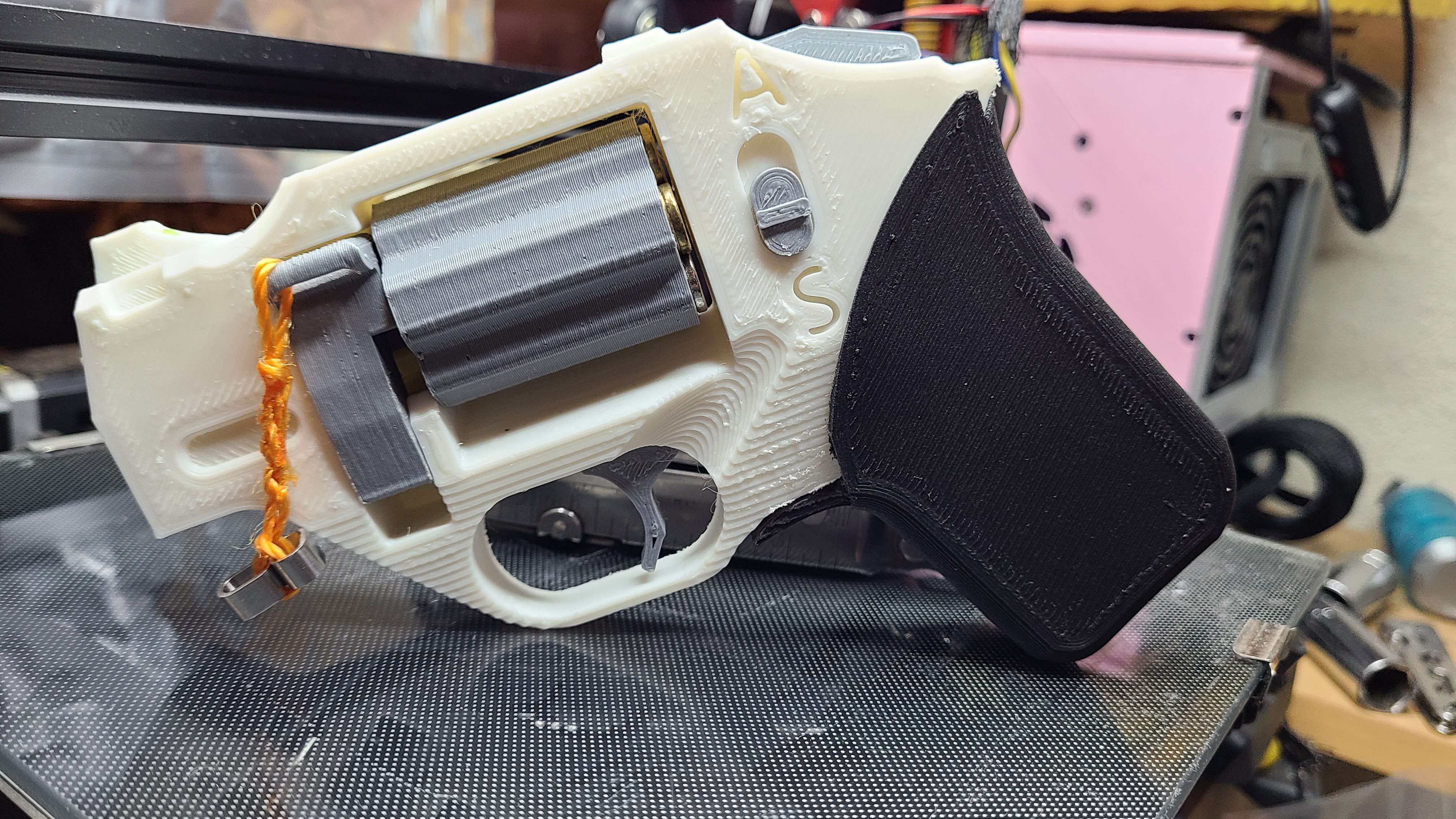 Snub nose revolver prop by ontopathogenic | Download free STL model ...