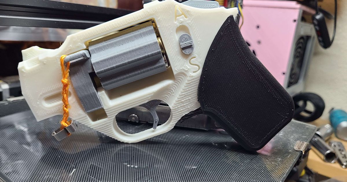 Snub nose revolver prop by ontopathogenic | Download free STL model ...