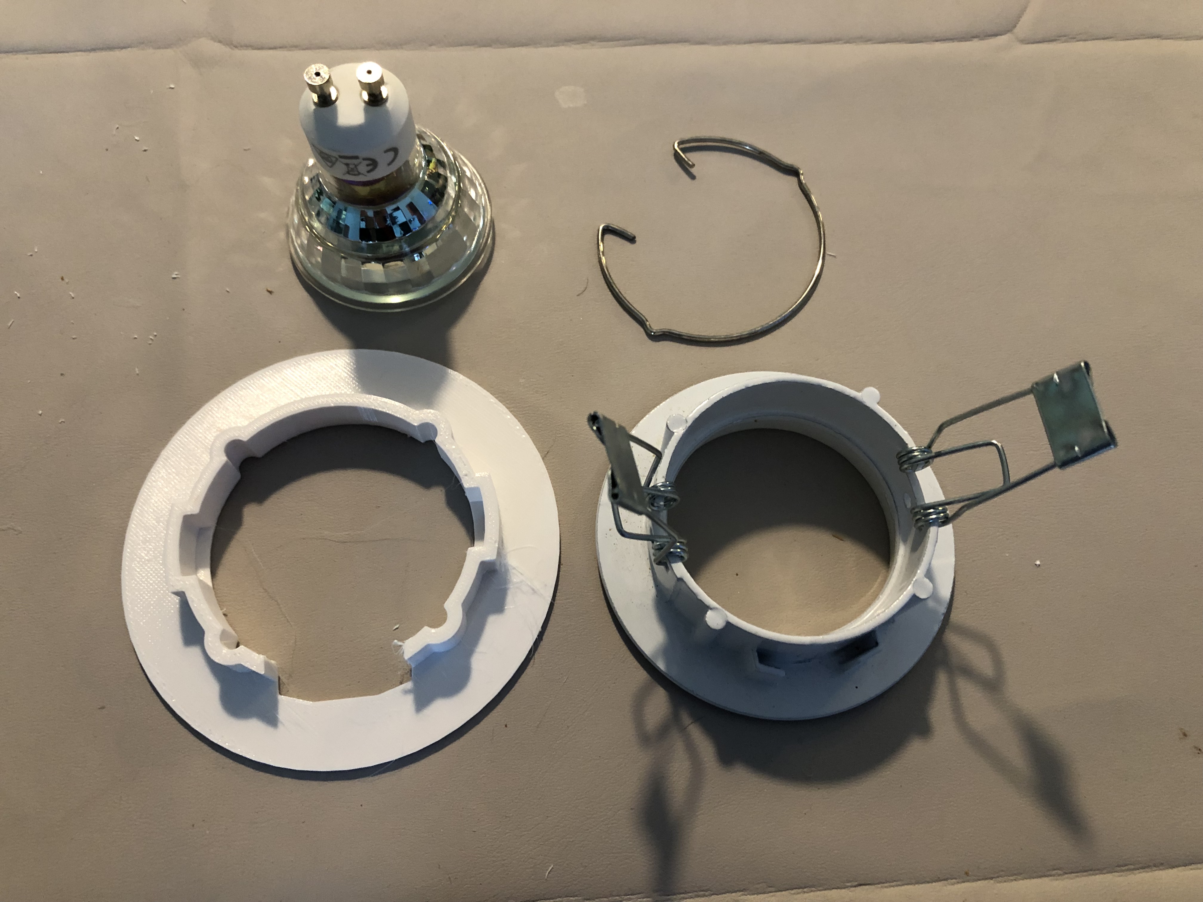 Fixing spring clamp for spot ceiling by Regis | Download free STL model ...