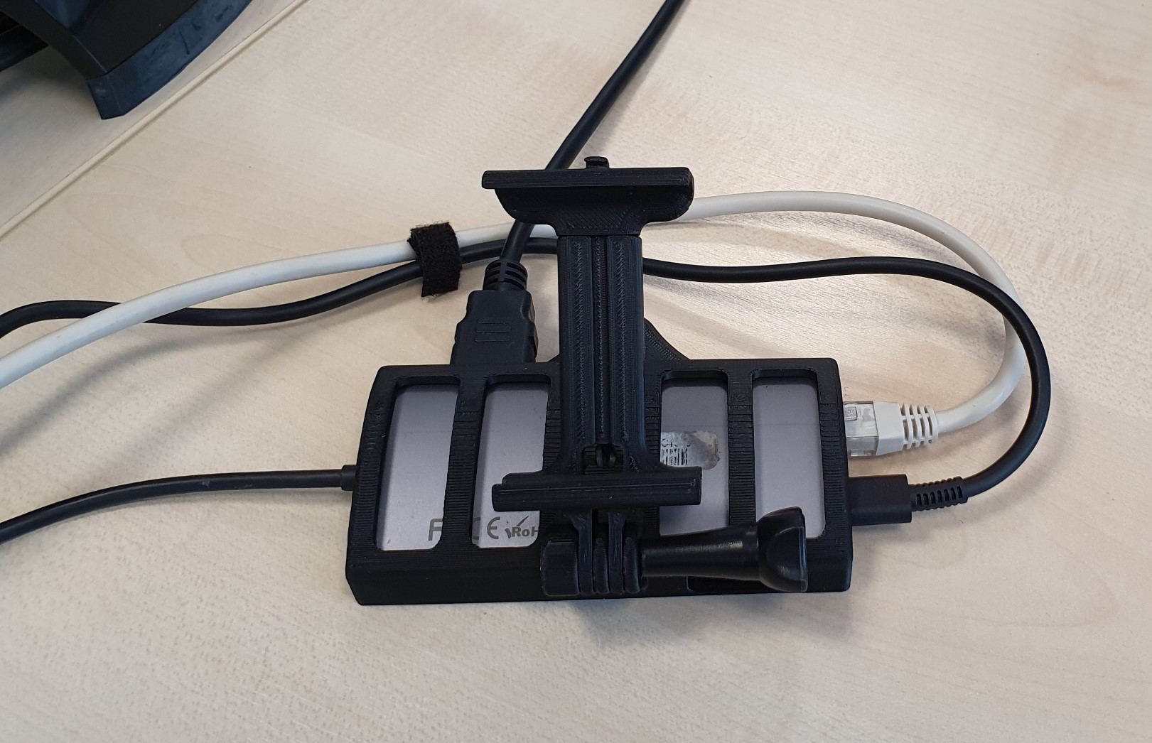 Satechi USB-C HUB phone holder by Horci | Download free STL model ...