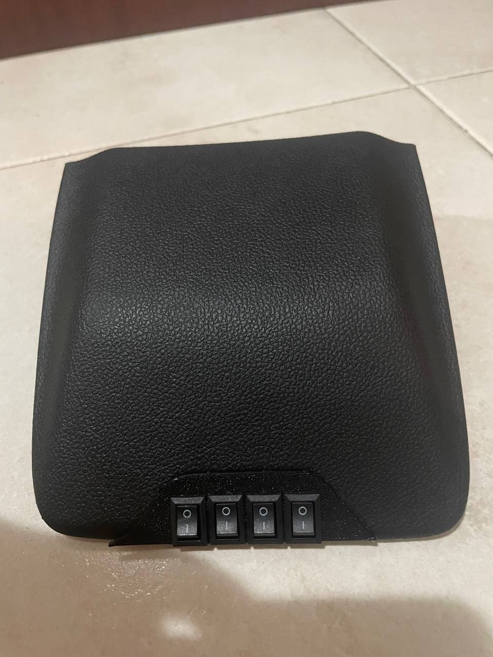 Renault Megane IV/4 Fuse Box Button Adapter by davidarroyo1234 ...