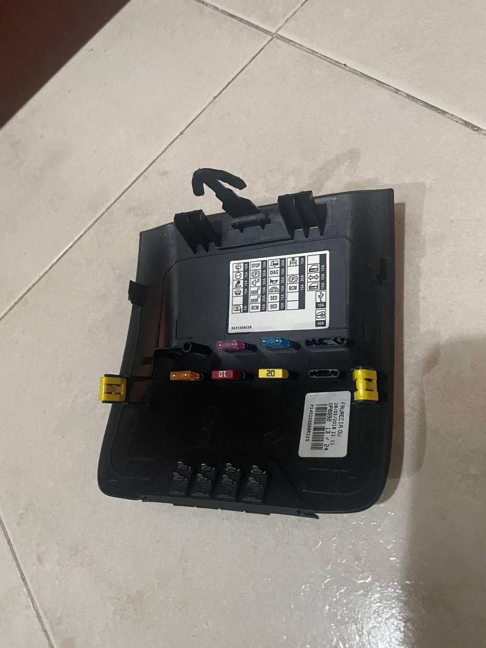 Renault Megane IV/4 Fuse Box Button Adapter by davidarroyo1234 ...