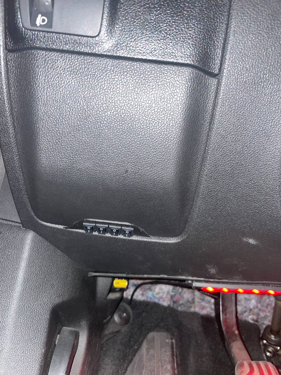 Renault Megane IV/4 Fuse Box Button Adapter by davidarroyo1234 ...