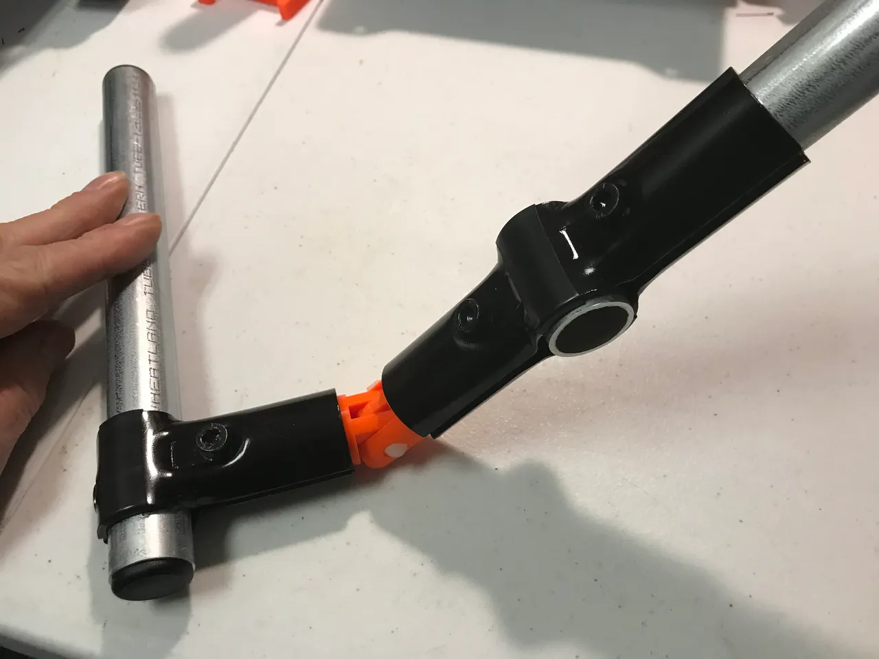 Makerpipe Hinge for EMT pipe by Simple3D | Download free STL model ...