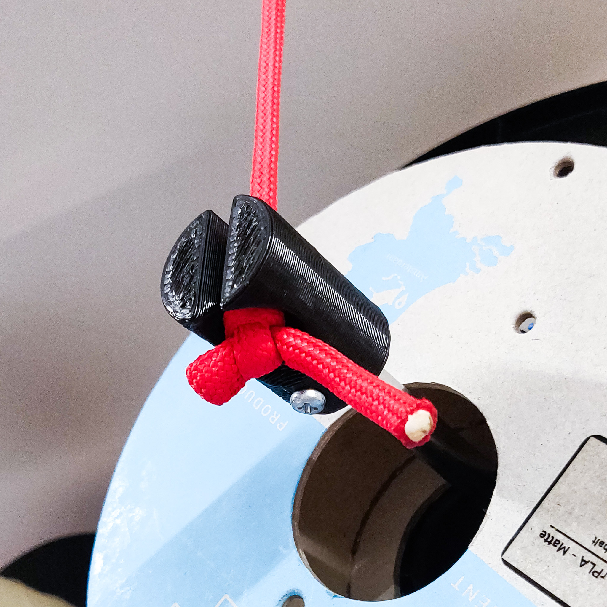 Universal Multiple Spool Holder by Le Club Sandwich Studio | Download ...