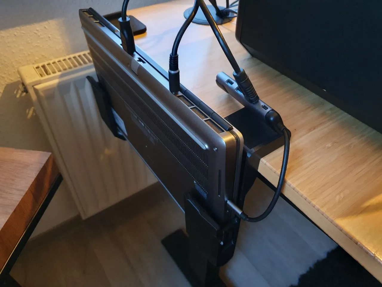 Laptop Hanger by Chrischi | Download free STL model | Printables.com