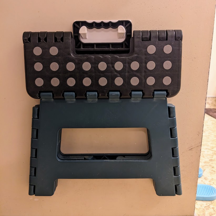 Wall hanger for fold-up step ladders. by IvyMike | Download free STL ...