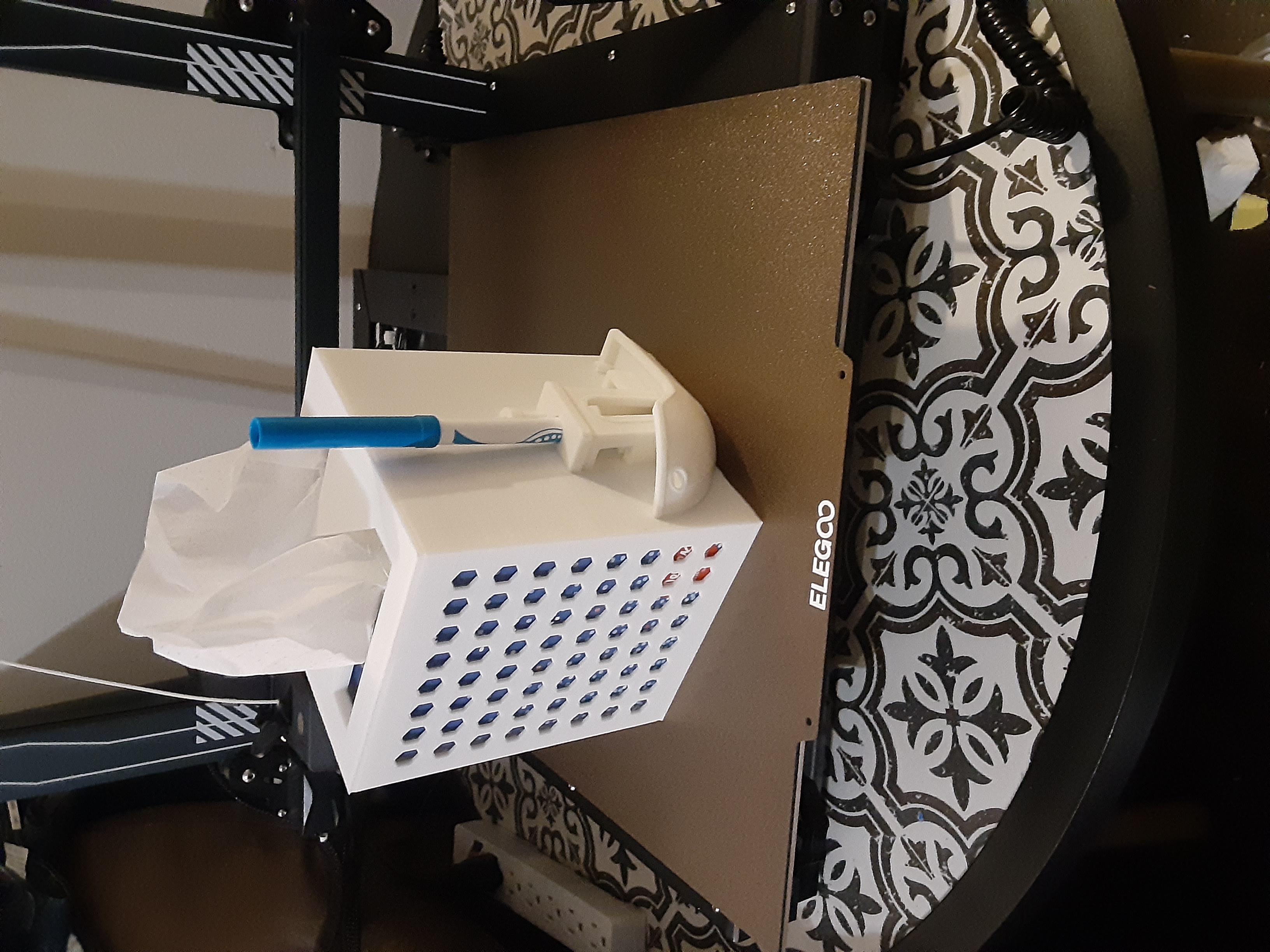 clean xyz box, with half a benchy marker holder, and honeycomb back. by ...