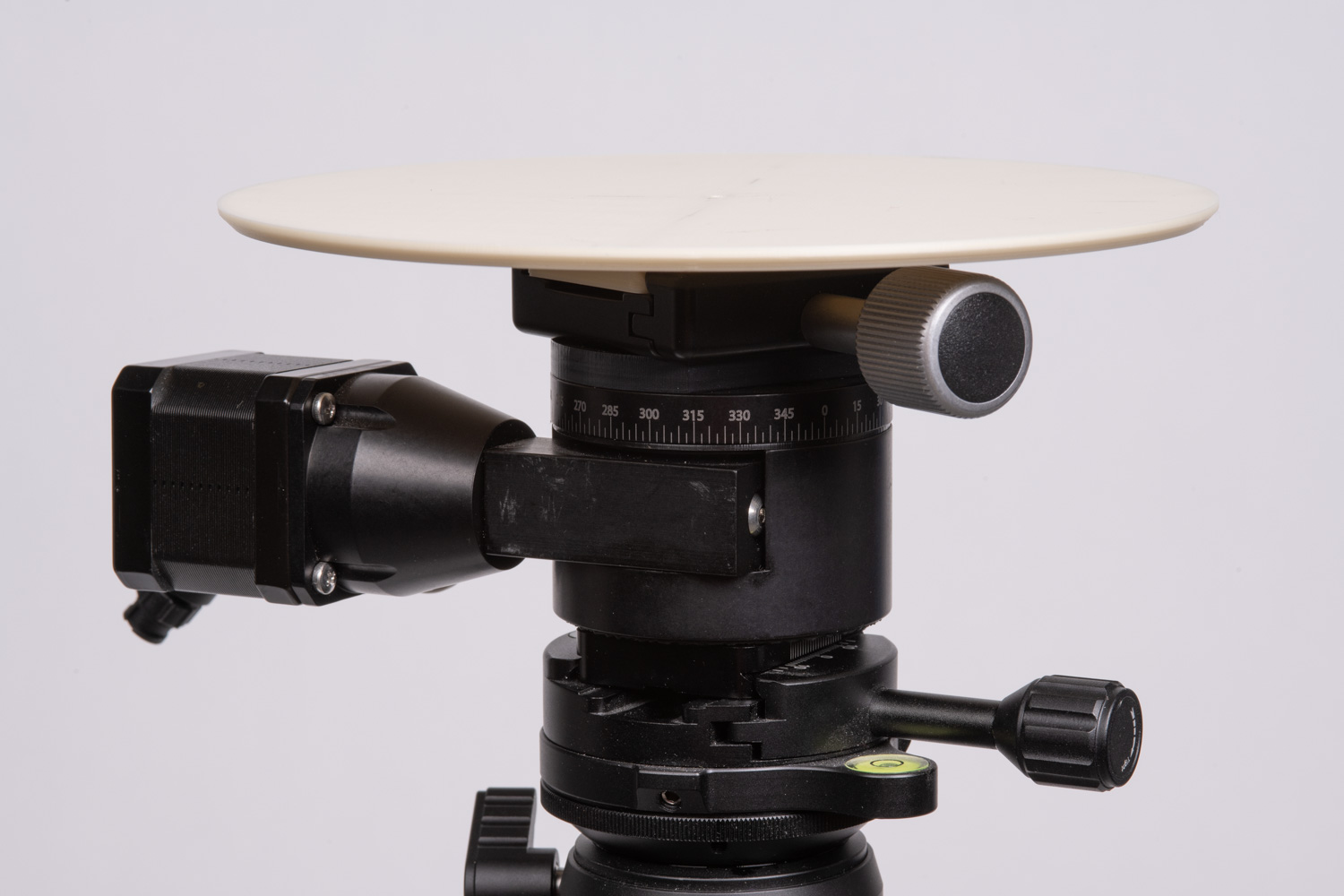 Arca-Swiss compatible (turn-)table for tripod mount by sbuerger ...