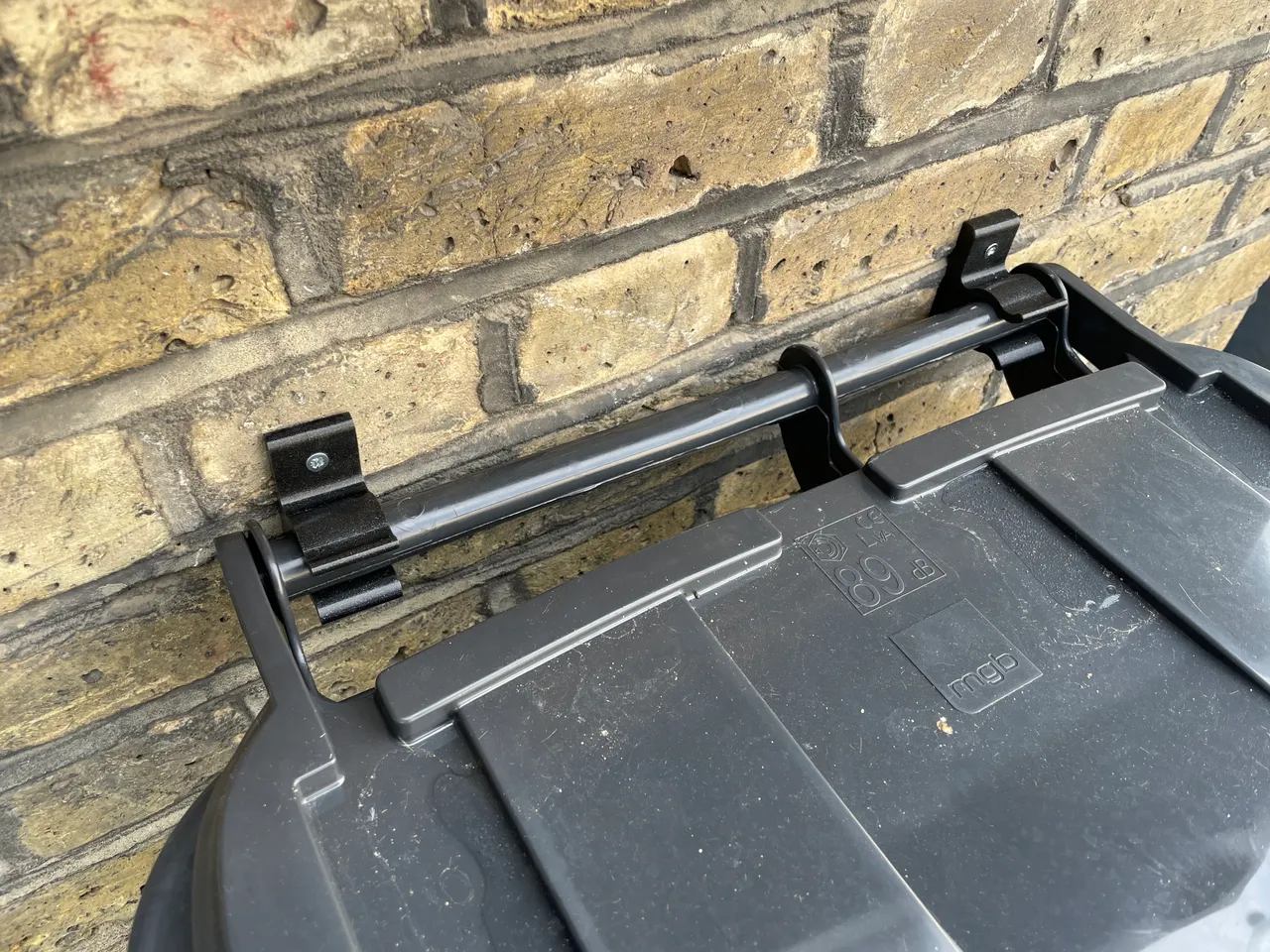 Wheelie Bin Clip by Tom Wilkie | Download free STL model | Printables.com