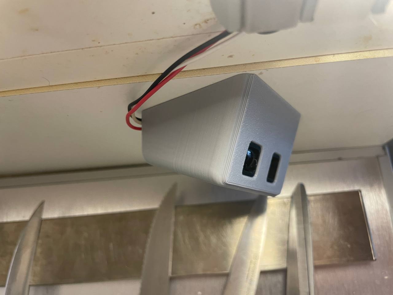 Kitchen light SHARP 2Y0A02 distance sensor mount by Sergey Sorokin ...