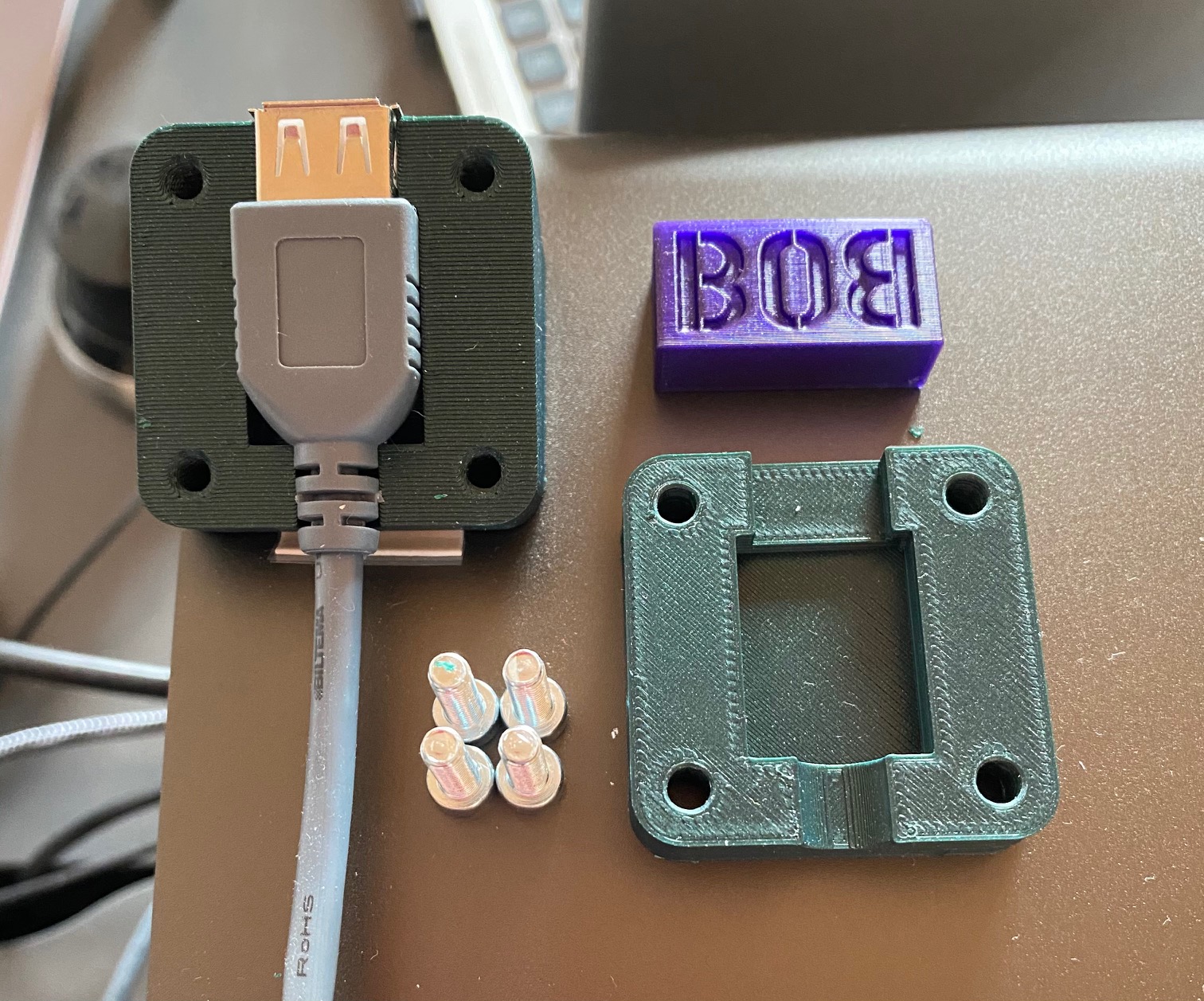 USB Extension cable holder by Bob | Download free STL model ...