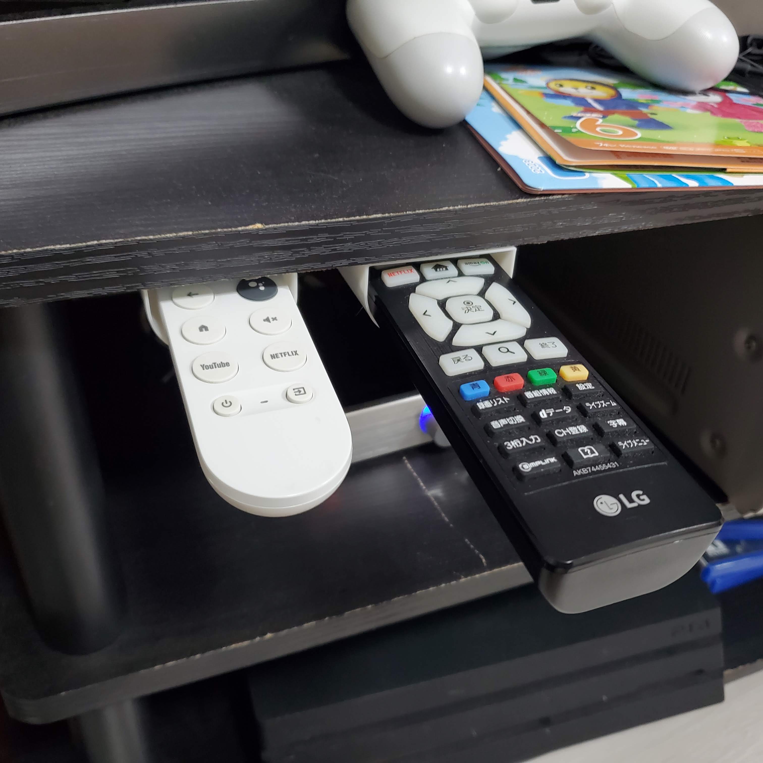Customizable remote holder (Fusion360) by Red Haniwa | Download free ...