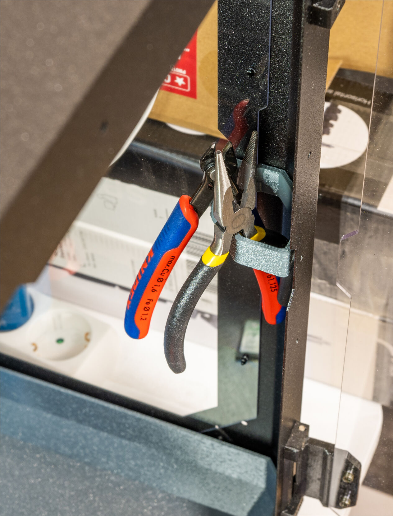 Enclosure corner tool holder by Bent Derailleur | Download free STL ...