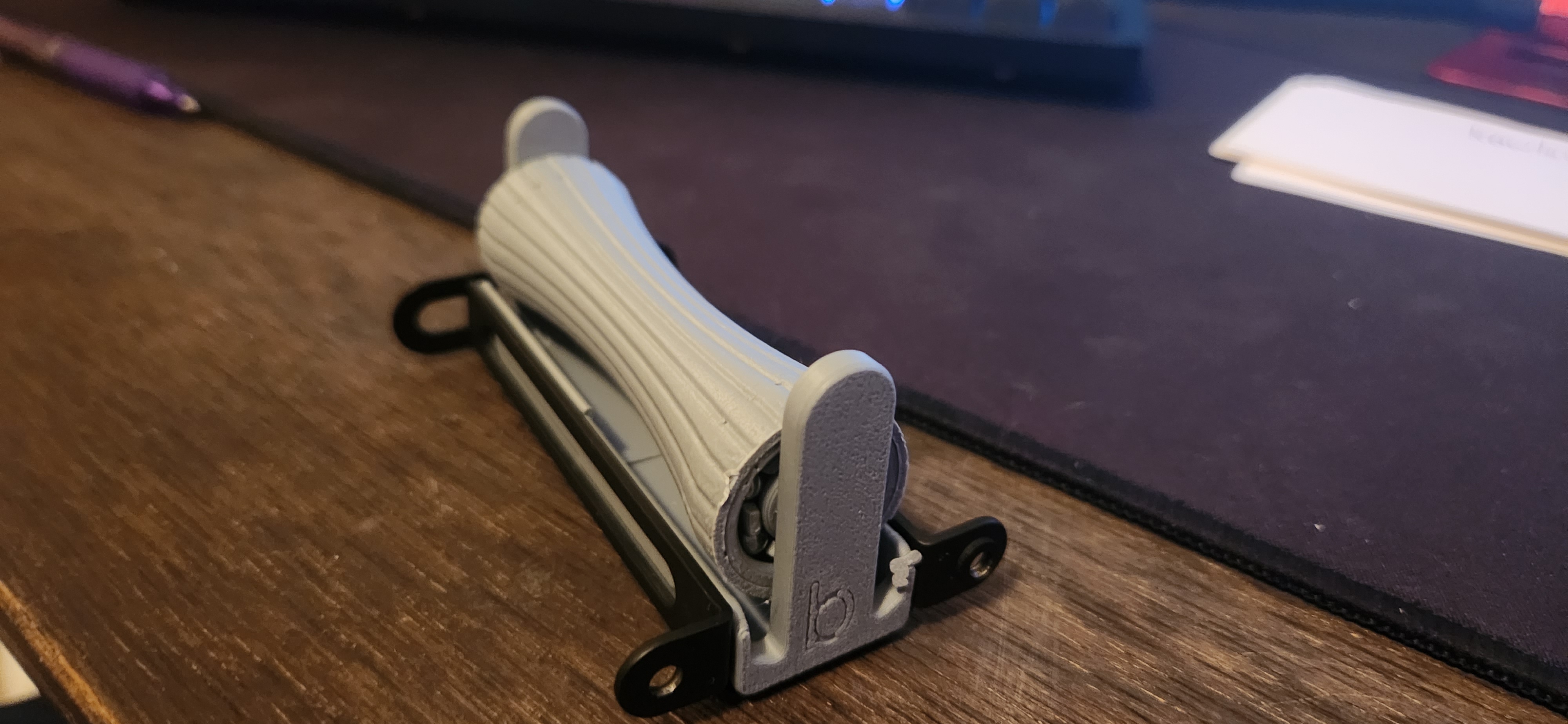 Self Centering Spool Holder for Bambu Lab Spool Roller by Henryneal ...