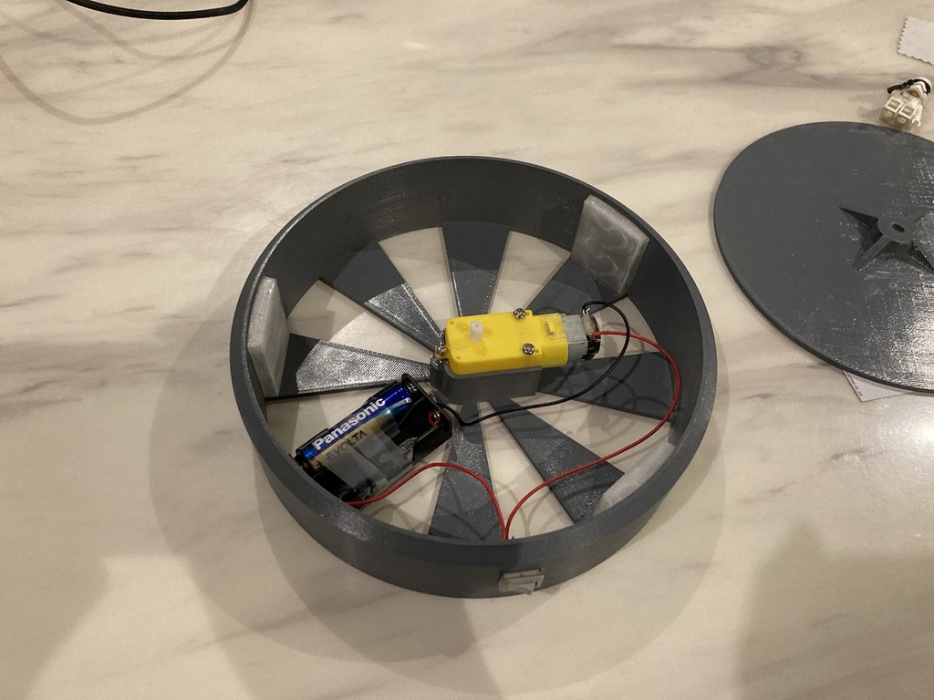 Simple Clean rotating display stand by LordEvilFish3DP | Download free ...