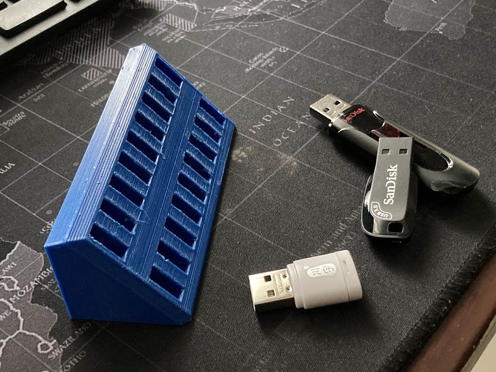 USB A holder set by LordEvilFish3DP | Download free STL model ...