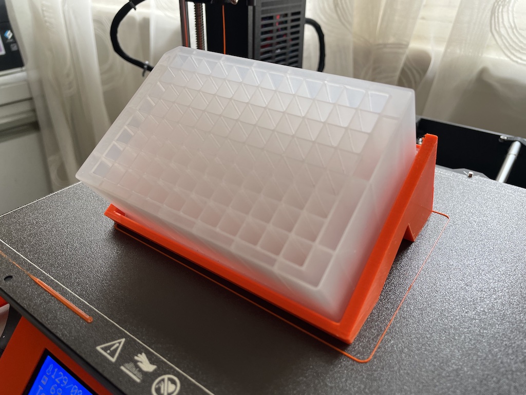 96 Deep Well 38Degree PCR tray stand by VK3BQ | Download free STL model ...