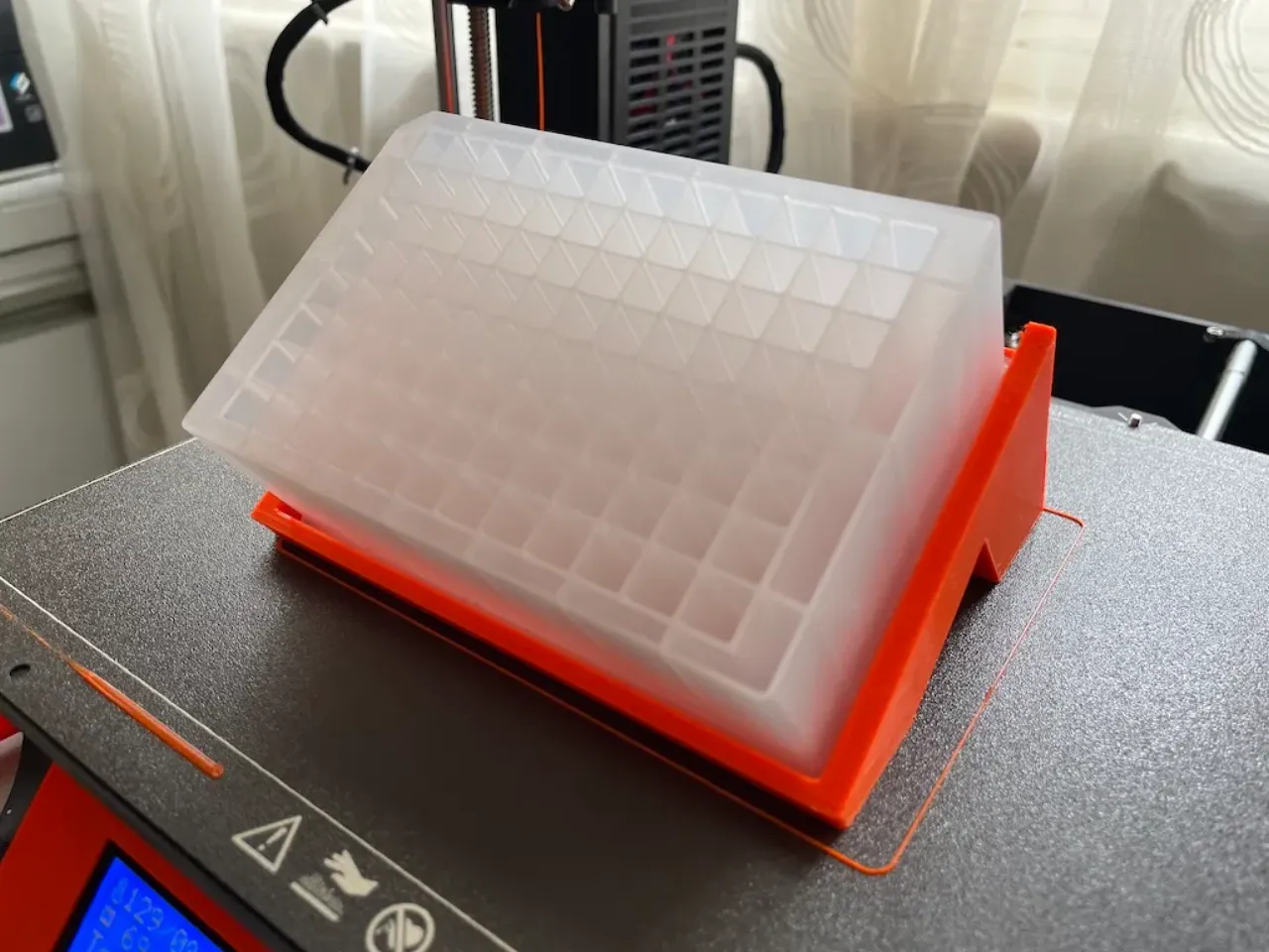 96 Deep Well 38Degree PCR tray stand by VK3BQ | Download free STL model ...