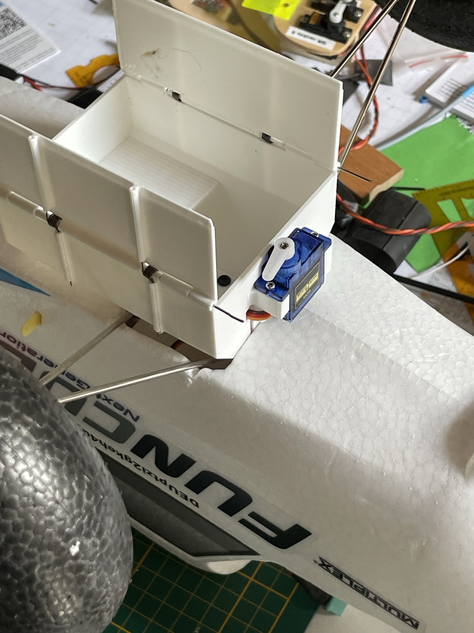 parachute release hatch for Multiplex FunCub NG by Eich | Download free ...