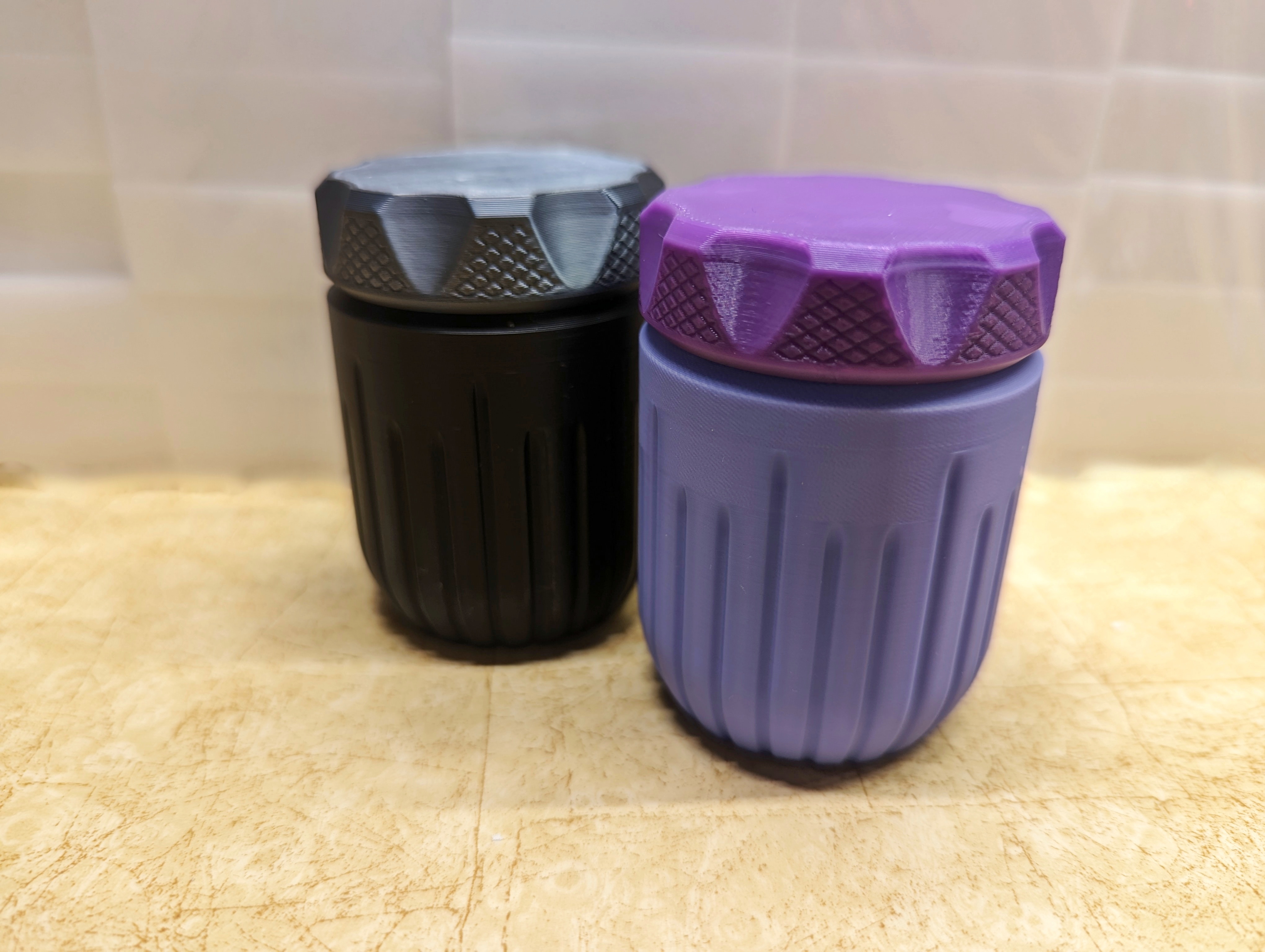 Travel Pill Container by JamesThePrinter | Download free STL model ...
