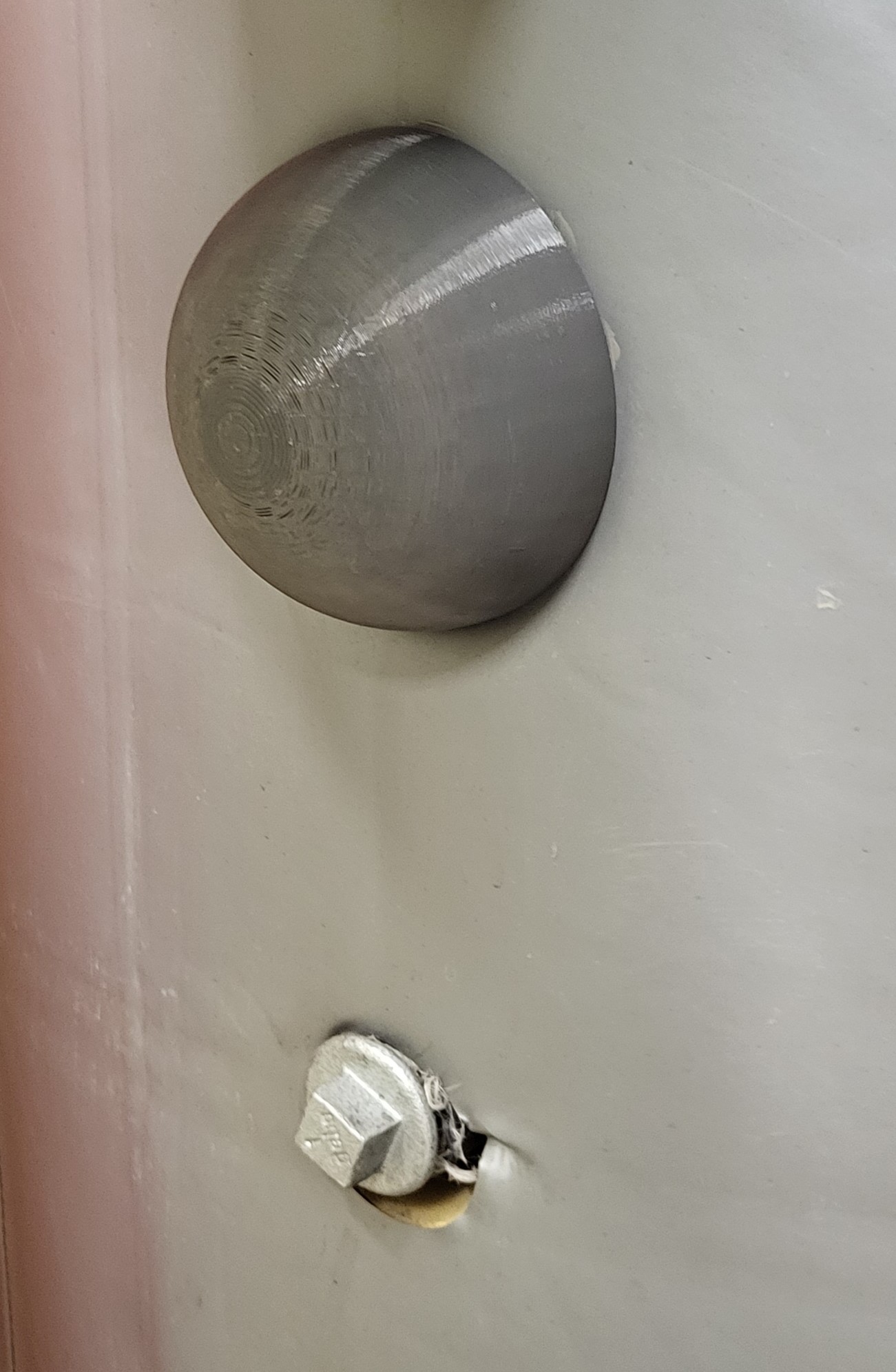Insulating cap for insulating blind plugs on buffer storage tanks ...
