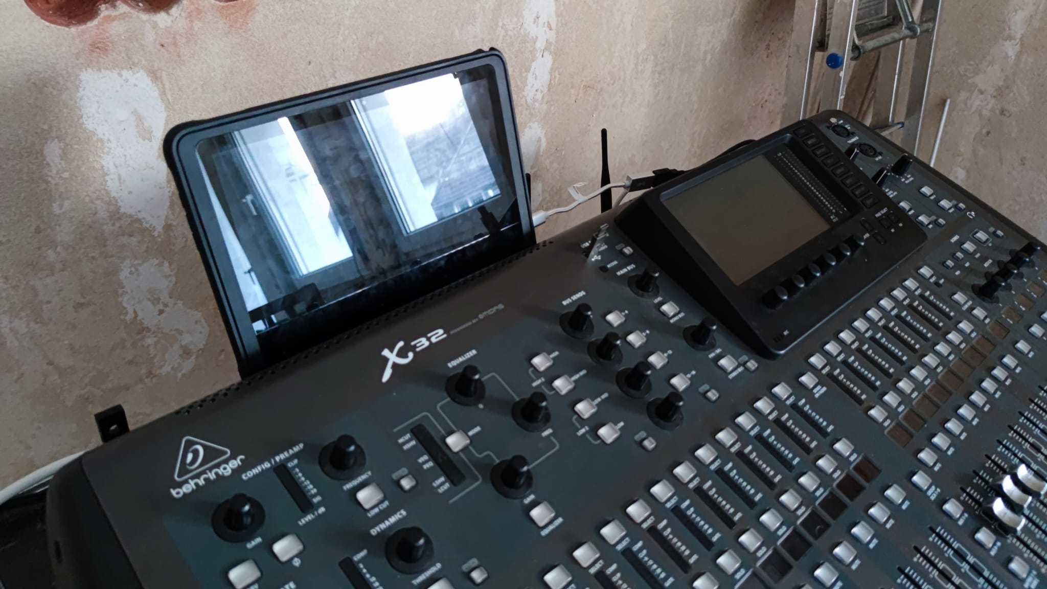 Behringer X32 Tablet Halter by Christian | Download free STL model ...