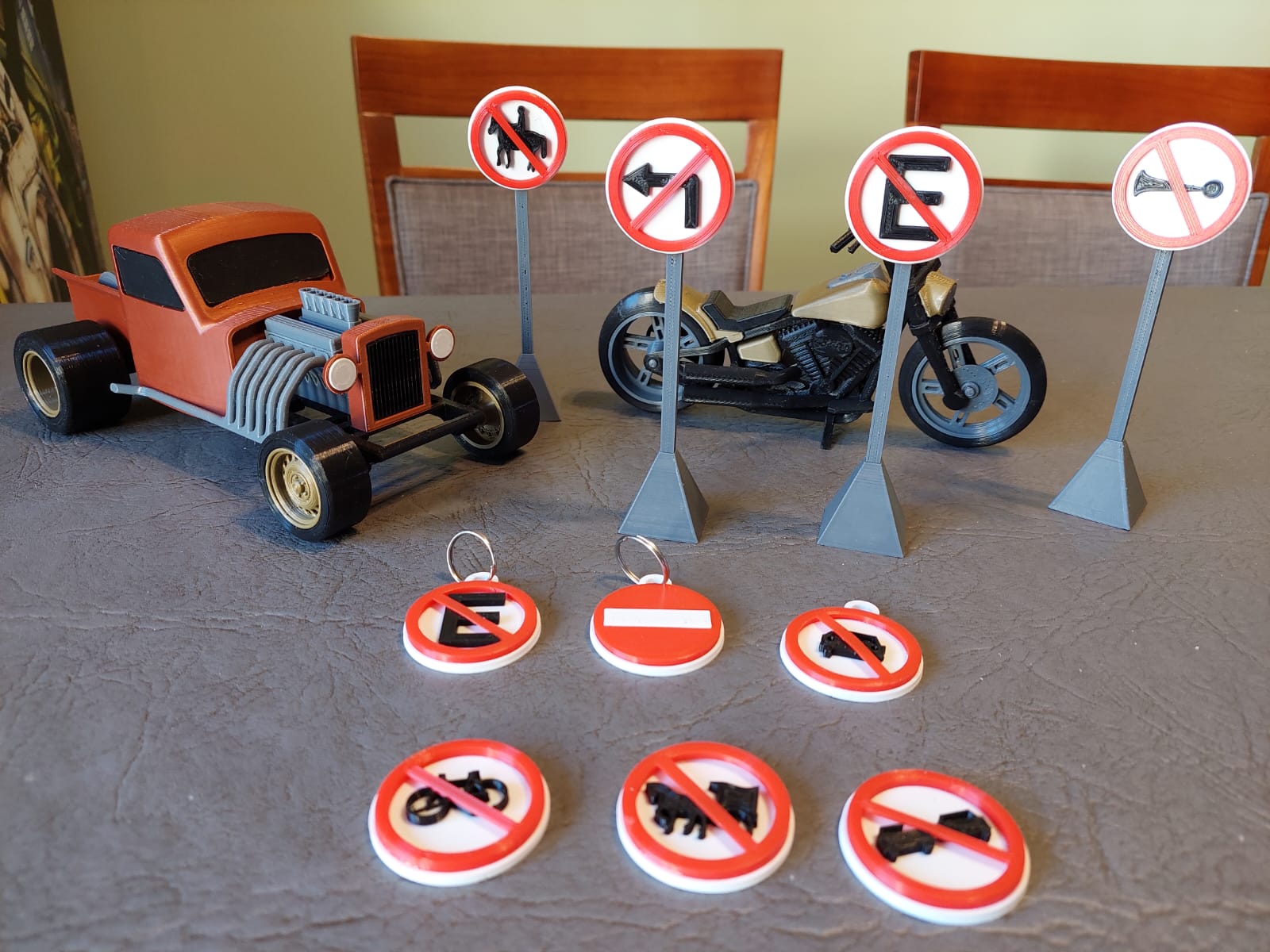 Traffic Signs (for scale models and key ring) - Set of 20 Regulatory ...