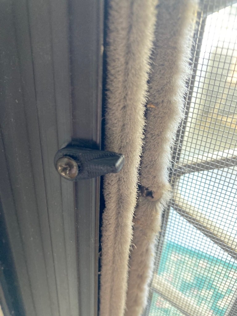 Screen door glass retainer by Bohemian Bass Player | Download free STL ...