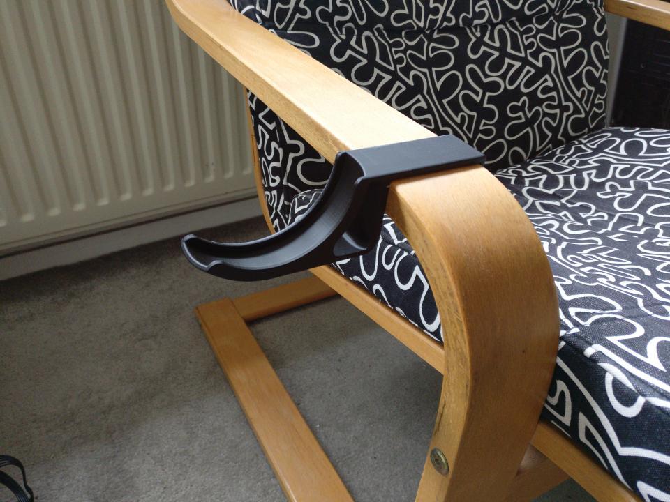 Oculus Touch Mount for Ikea Poang by PjotrStrog | Download free STL ...