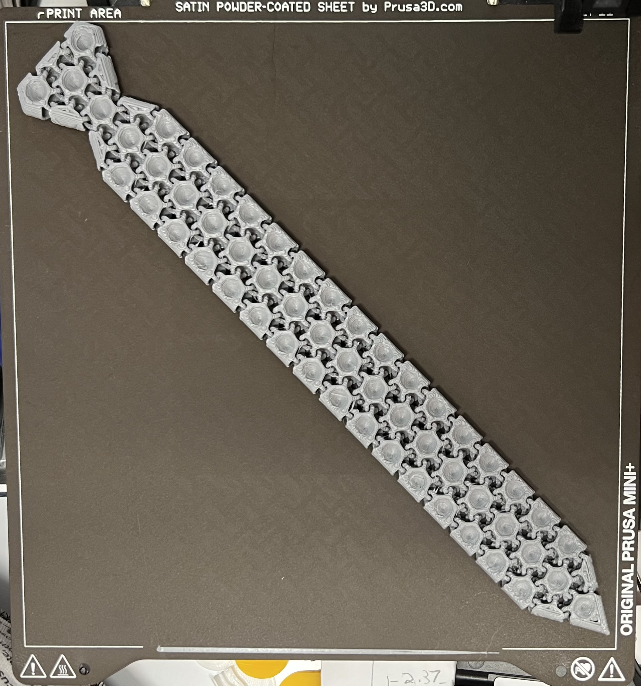 Flexible Hexagonal NASA Chainmail Tie sized for Prusa Mini by ...