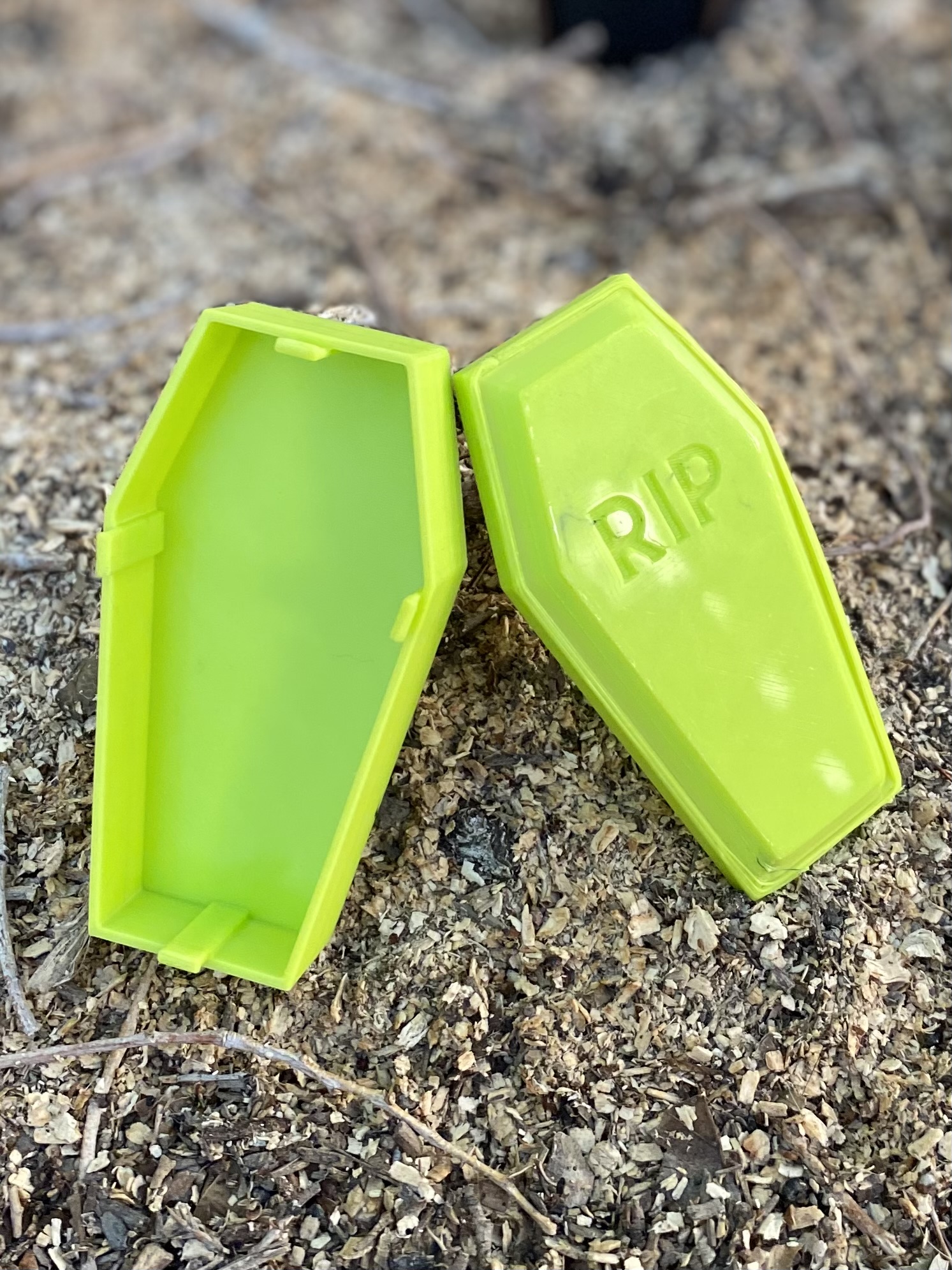 Coffin - 4 snap lid - RIP text by MikeB 3D Prints | Download free STL ...