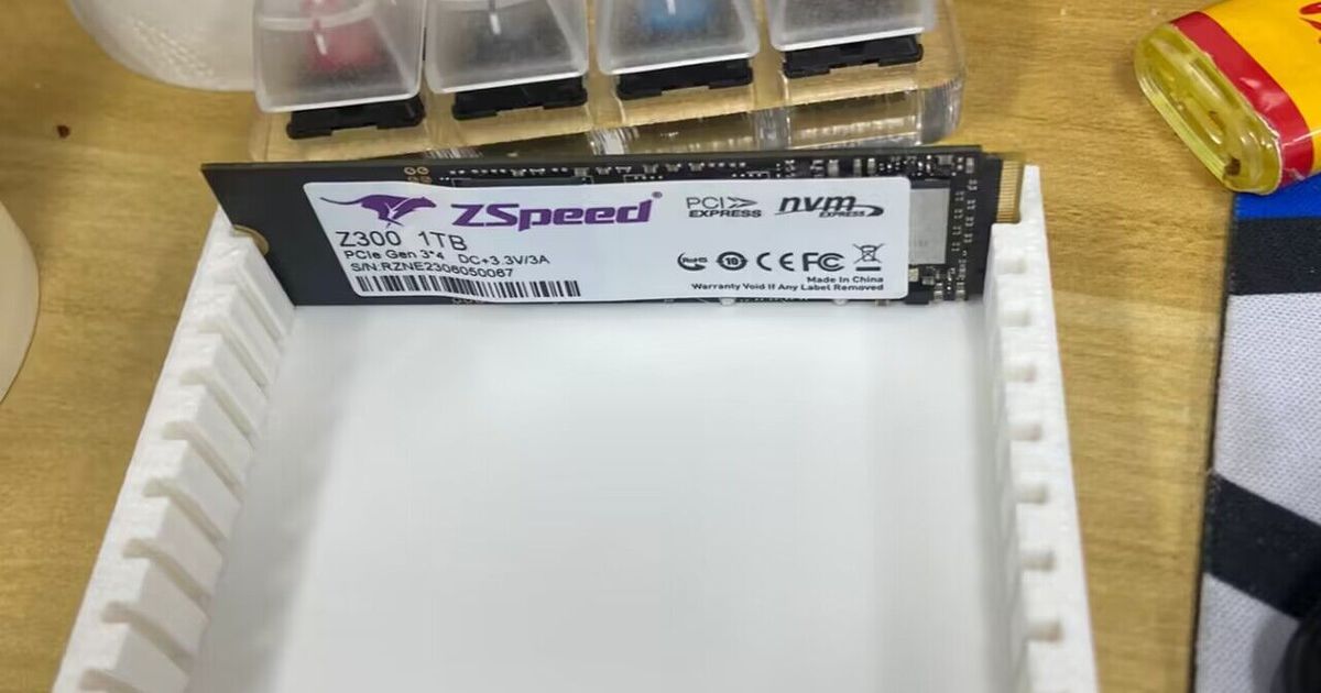 Simple NVME SSD storage box by Fox Older | Download free STL model ...