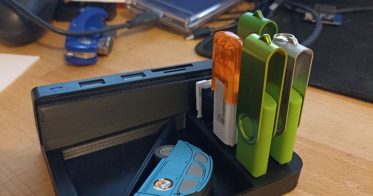 Tuspy USB Hub Card Holder by charles pflieger | Download free STL model ...