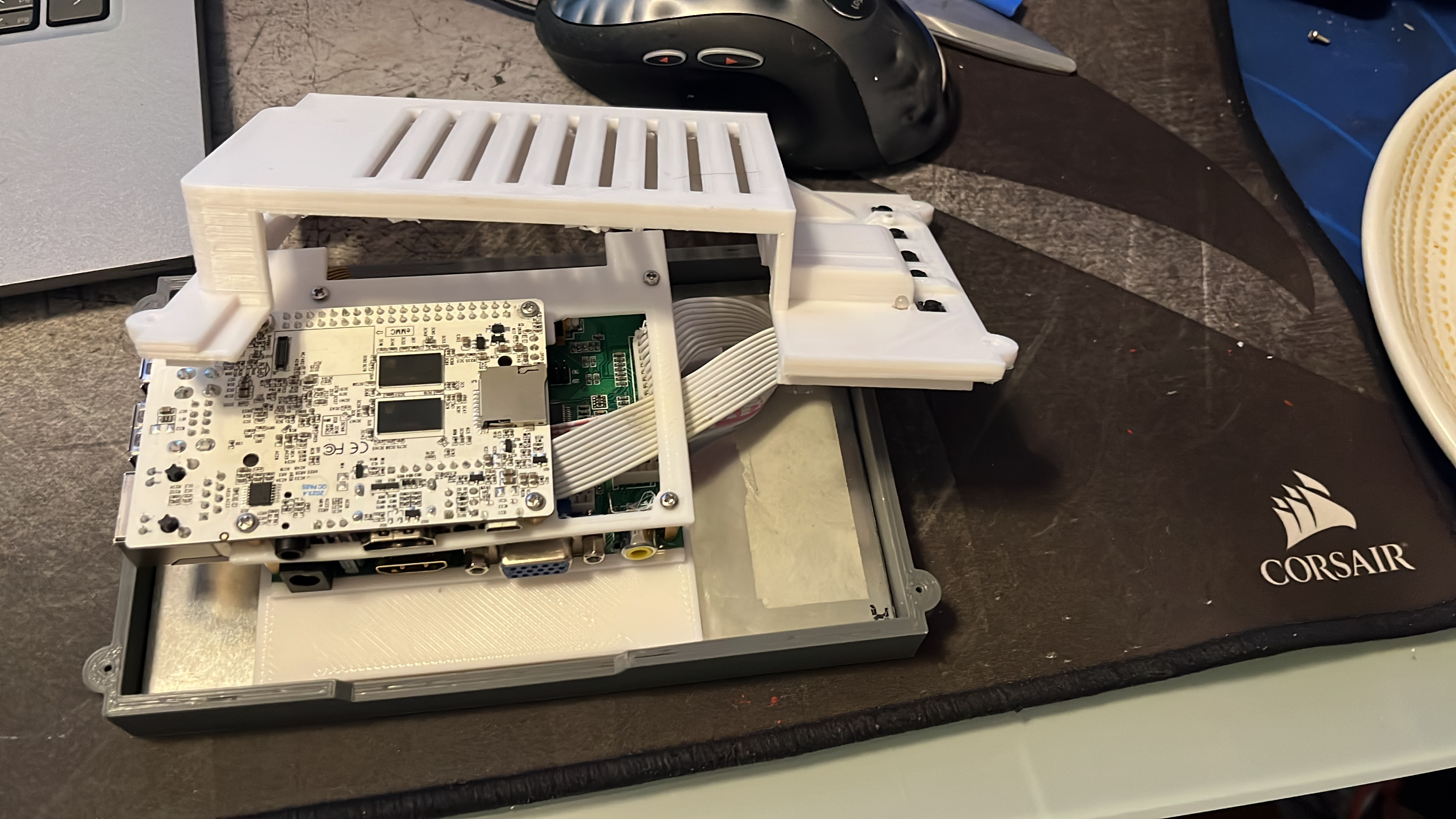 Case for 7 inch LCD Screen by Bob Hopper | Download free STL model ...