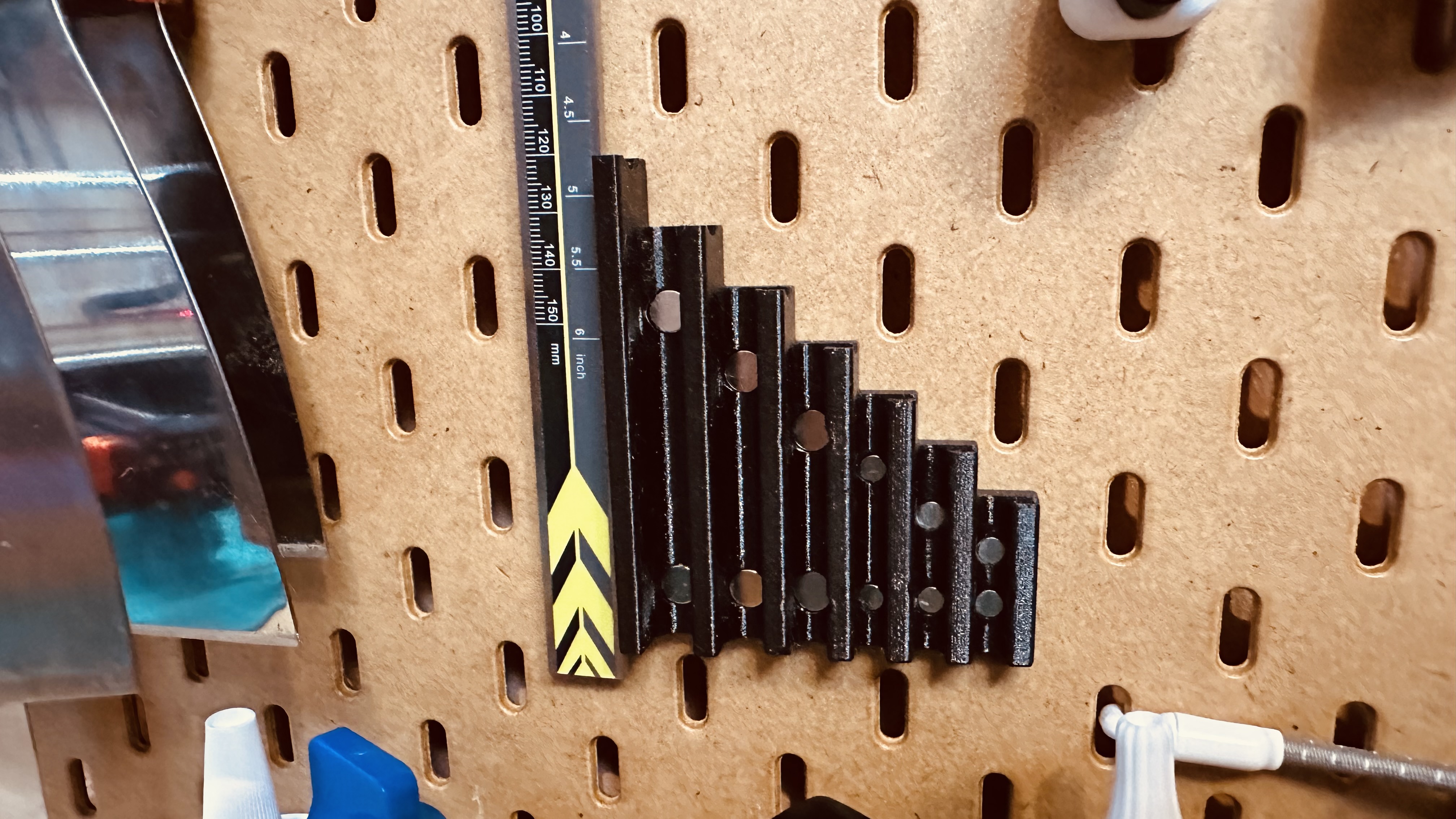 Ikea Skadis Wera 950 Hex Plus (1,5-5mm) keys magnetic mount by Clamikra | Download free STL ...