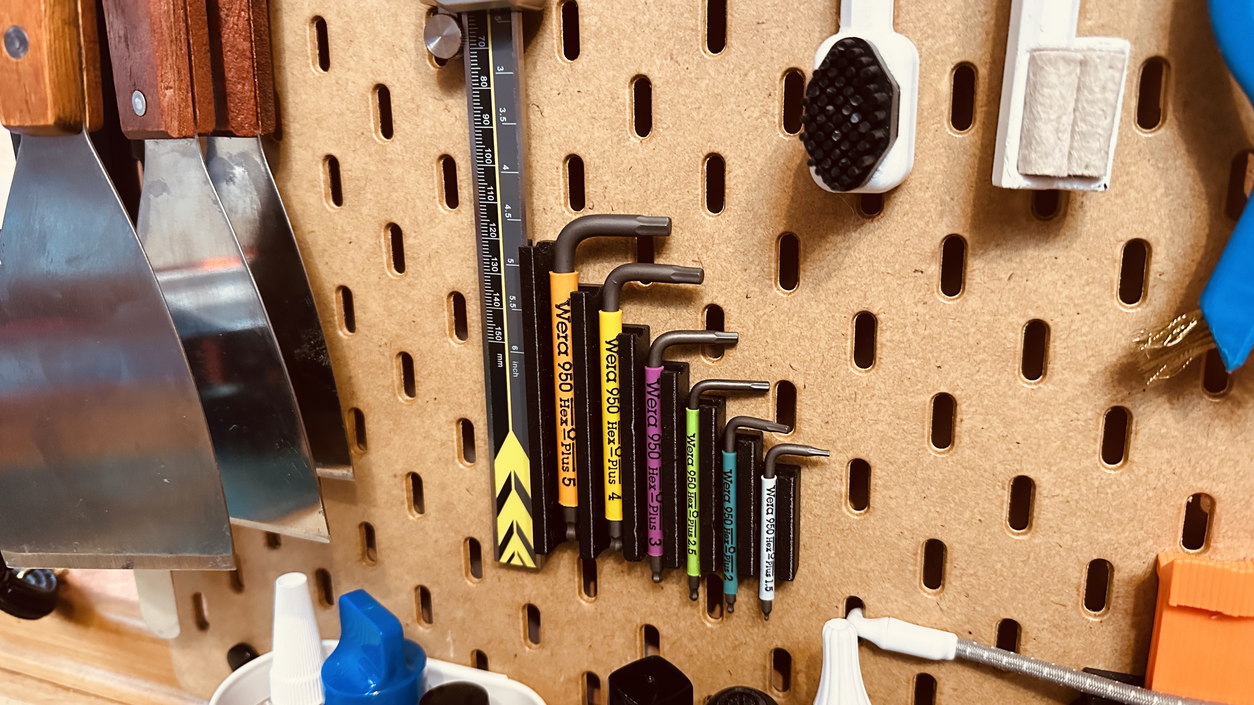 Ikea Skadis Wera 950 Hex Plus (1,5-5mm) keys magnetic mount by Clamikra | Download free STL ...