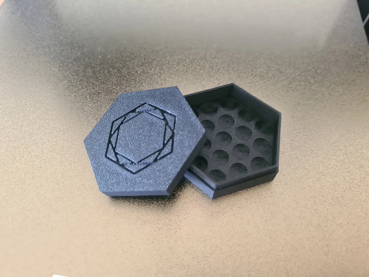 Hexagonal 10mm ball box (suitable for Hextraction) by Molodos ...