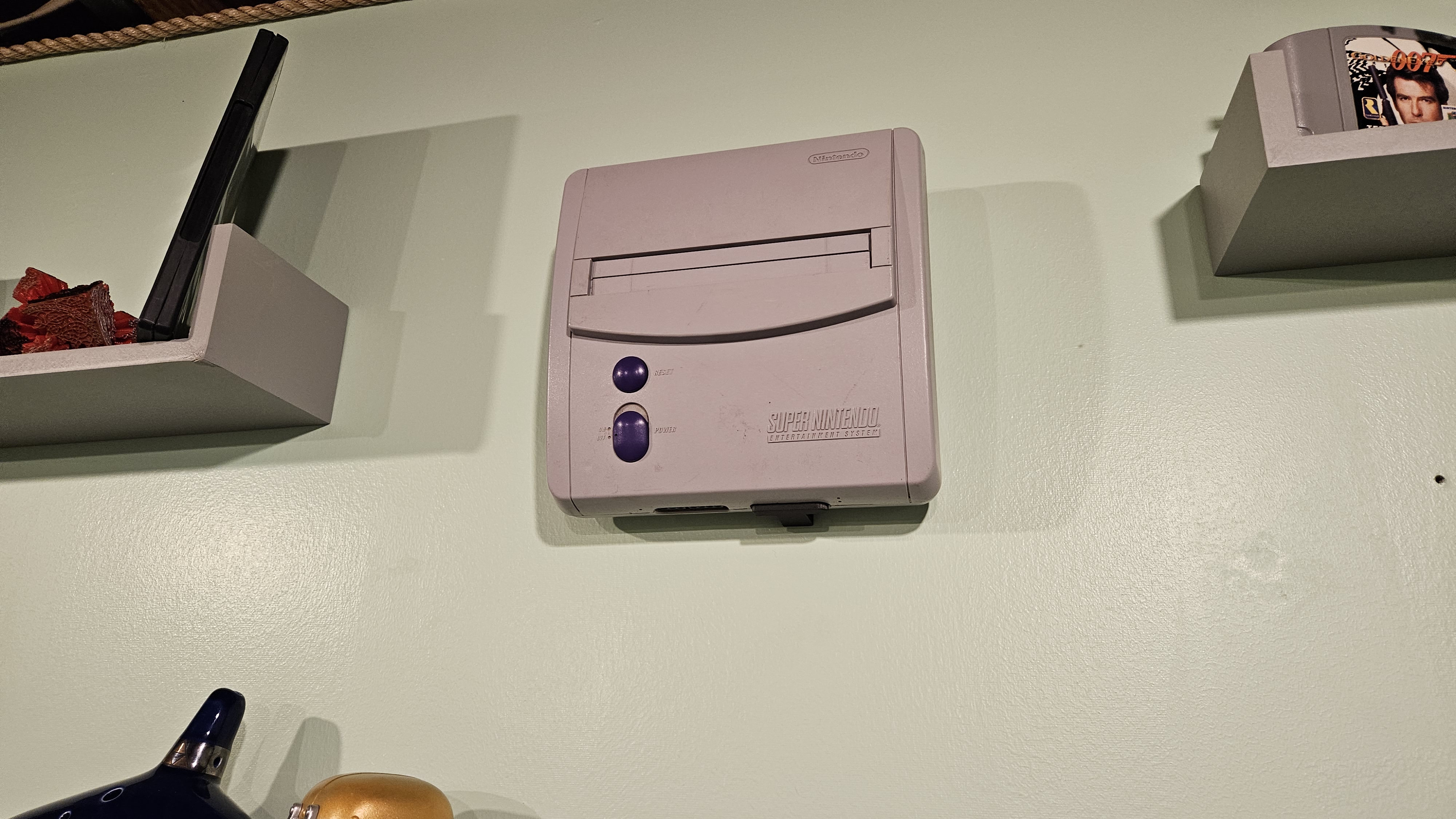 Nintendo SNES 'new' wall mount by Kabliga | Download free STL model ...