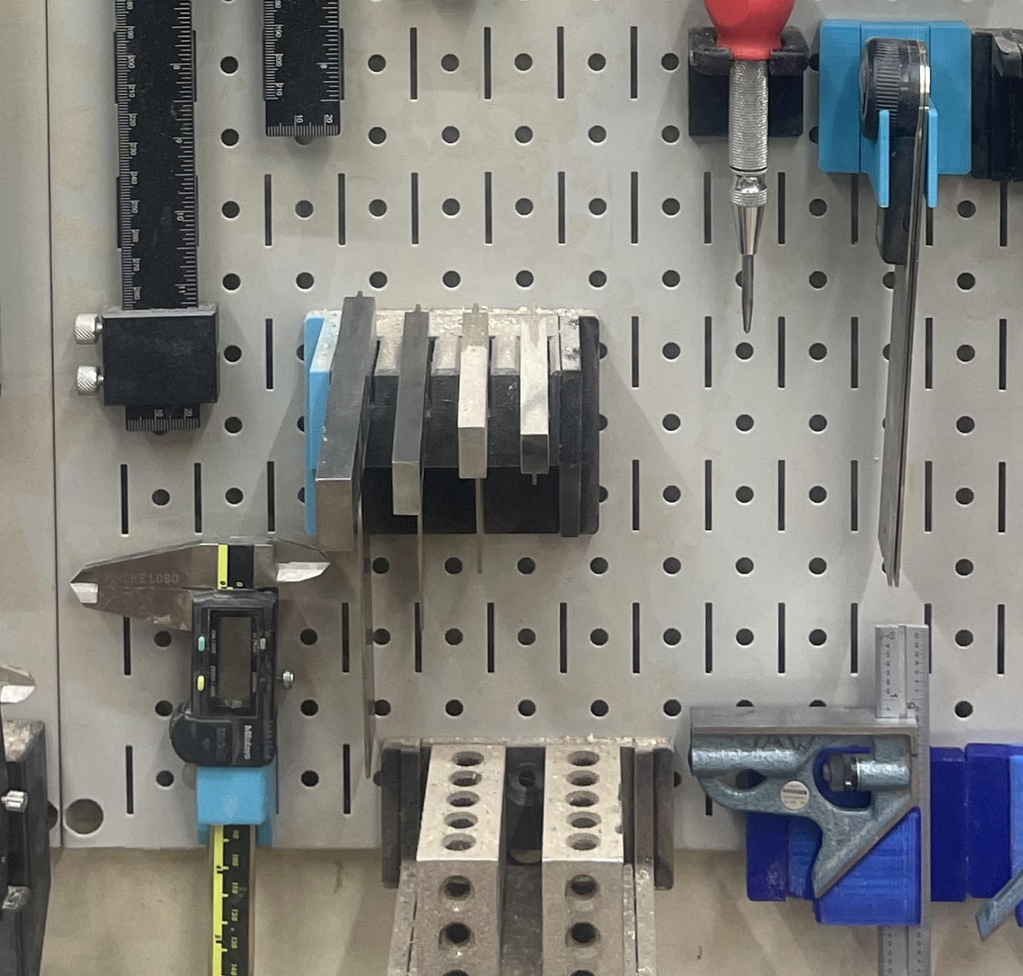 Wall Control Machinist Square Holder by Themontashu | Download free STL ...