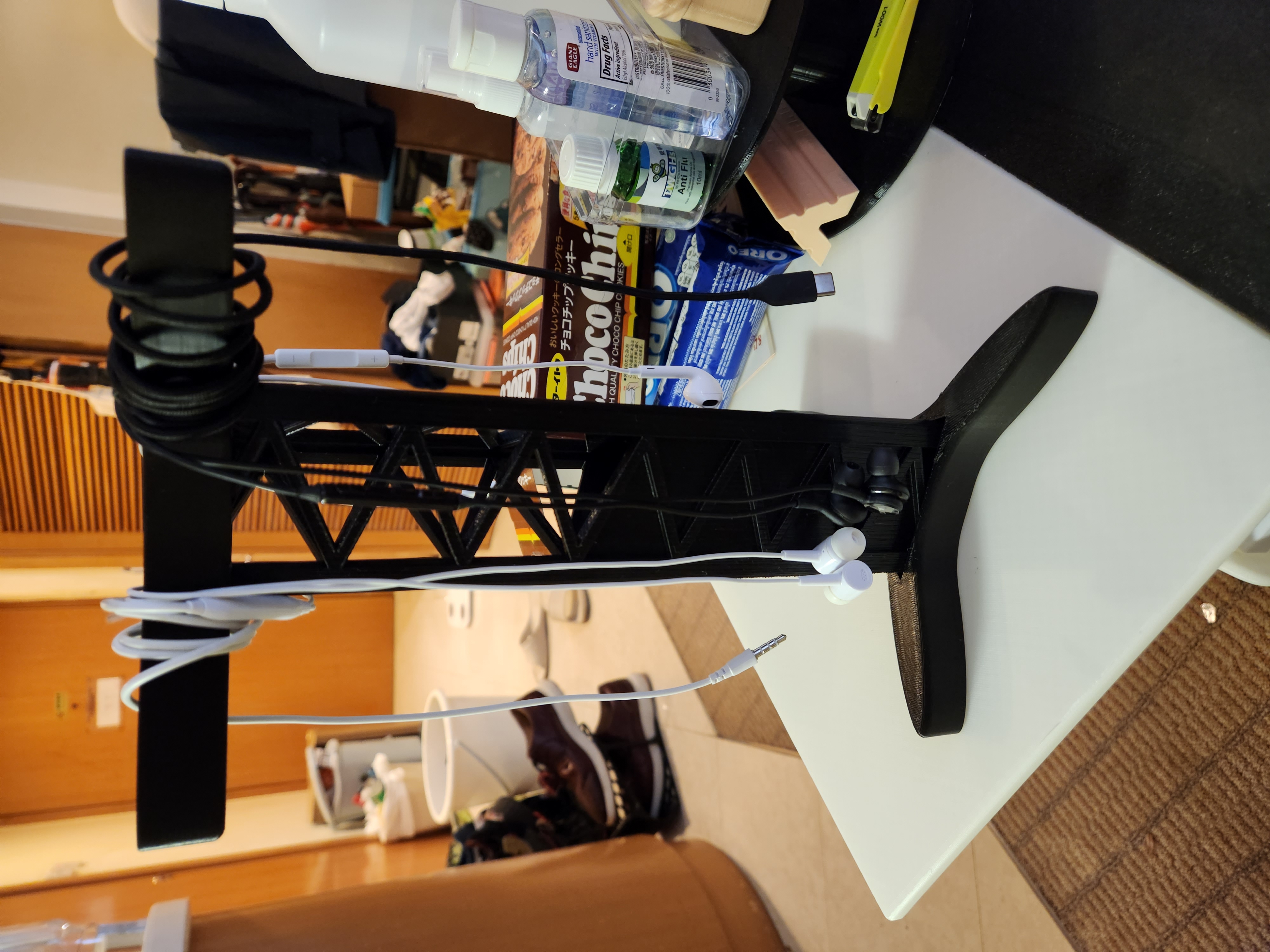 INDUSTRIAL LIKE HEADPHONE HOLDER by Anthony Chang | Download free STL ...