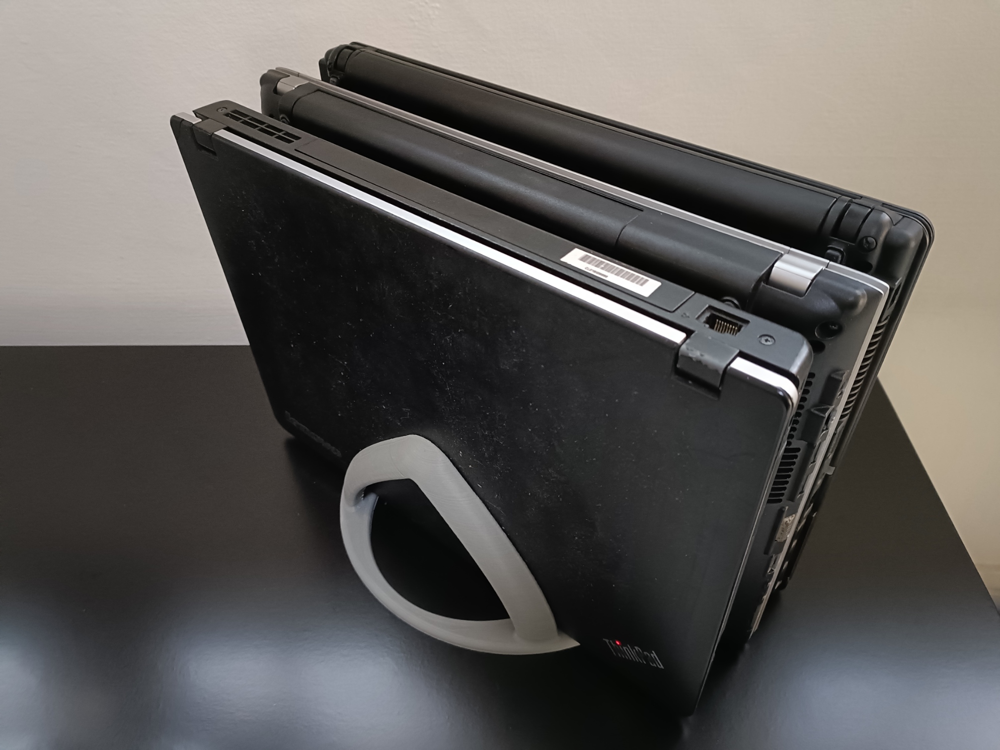 Vertical laptop stand (3 laptops) by Zer0s | Download free STL model ...