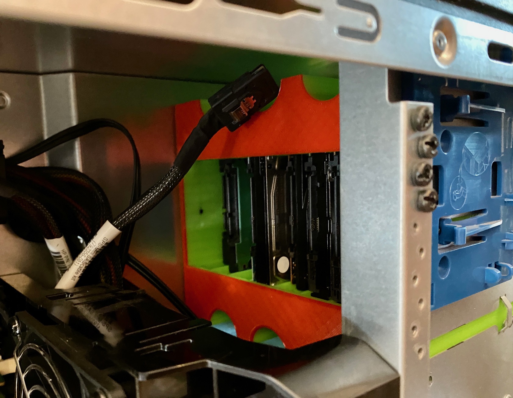 SSD HDD Cage 8 x 2.5 to 3x5.25 by Marcus | Download free STL model ...