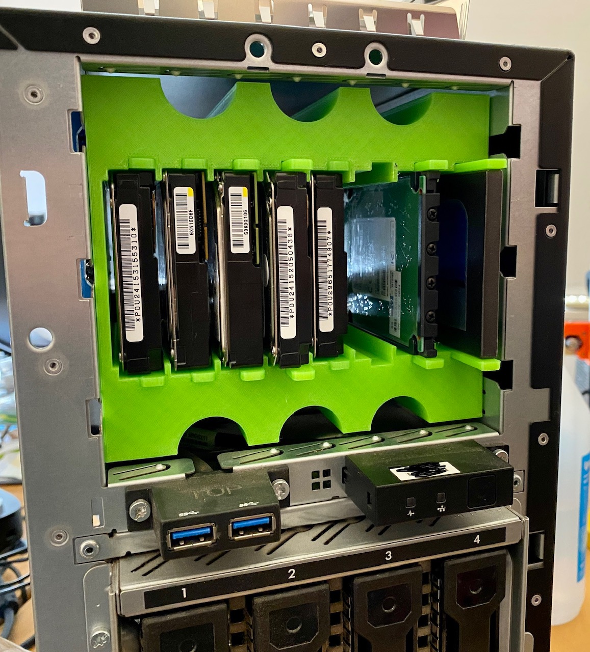 SSD HDD Cage 8 x 2.5 to 3x5.25 by Marcus | Download free STL model ...
