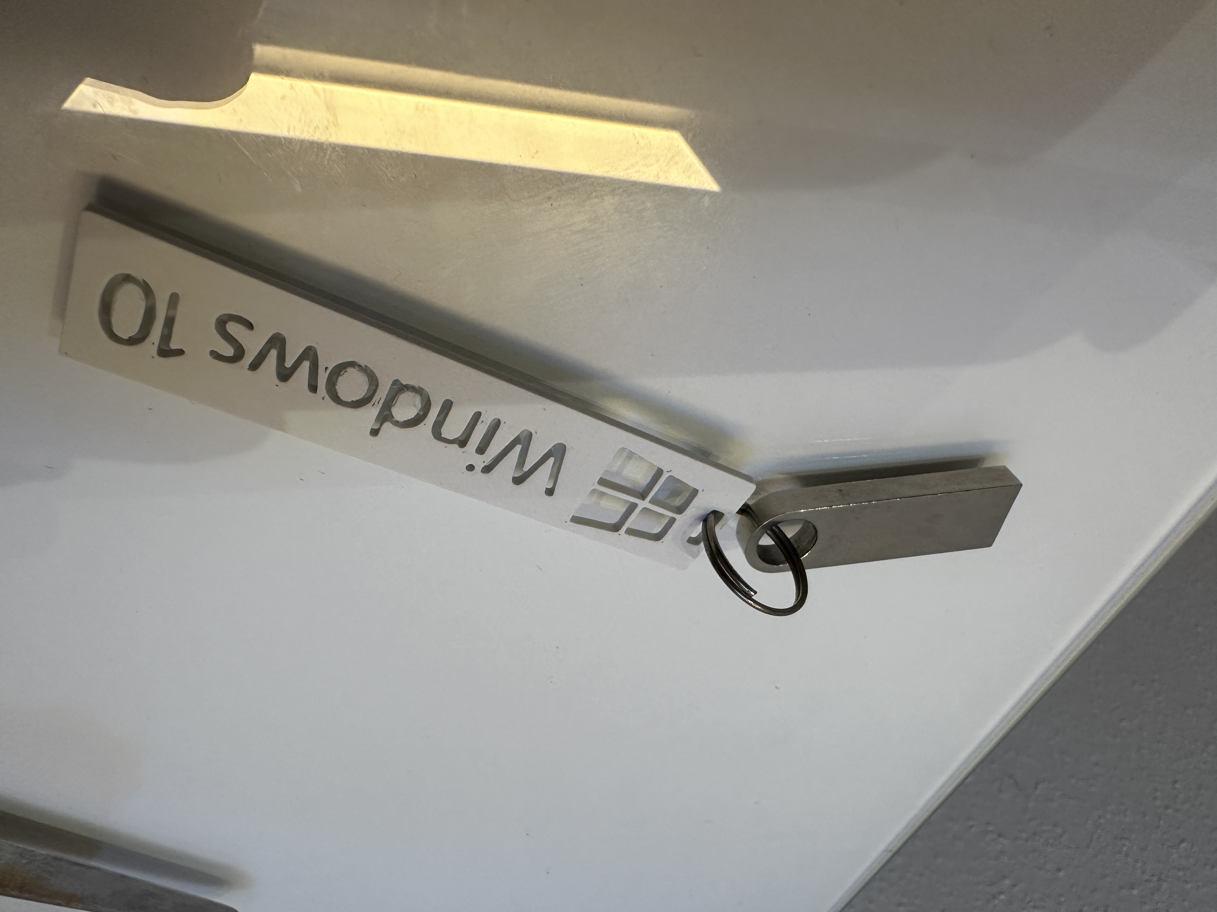 Windows 10 Keychain for USB Stick Install Drive by Fr3D | Download free ...